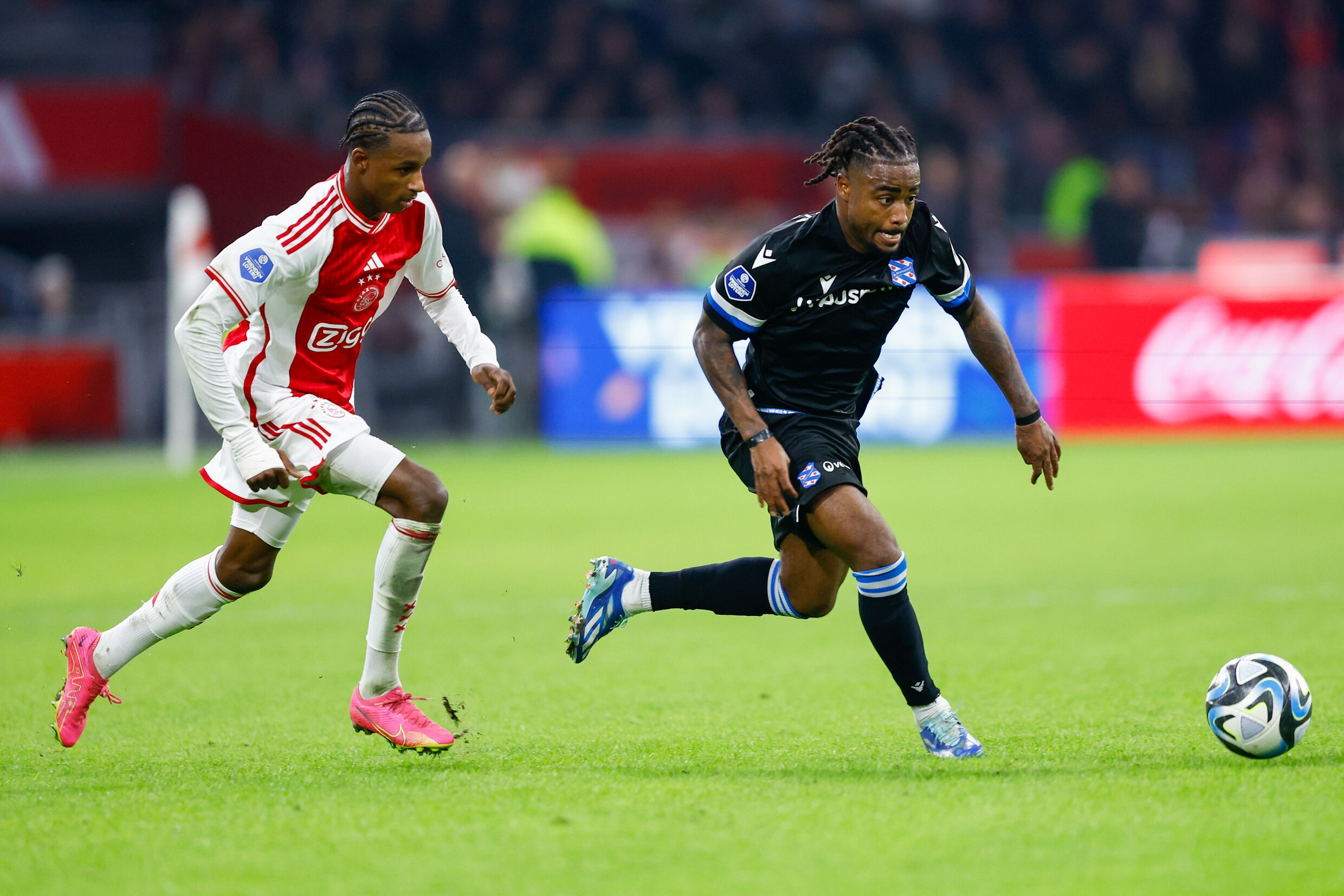 Chuba Akpom na ‘rampzalige eerste maanden’ bij Ajax: ‘Deze trainer ...