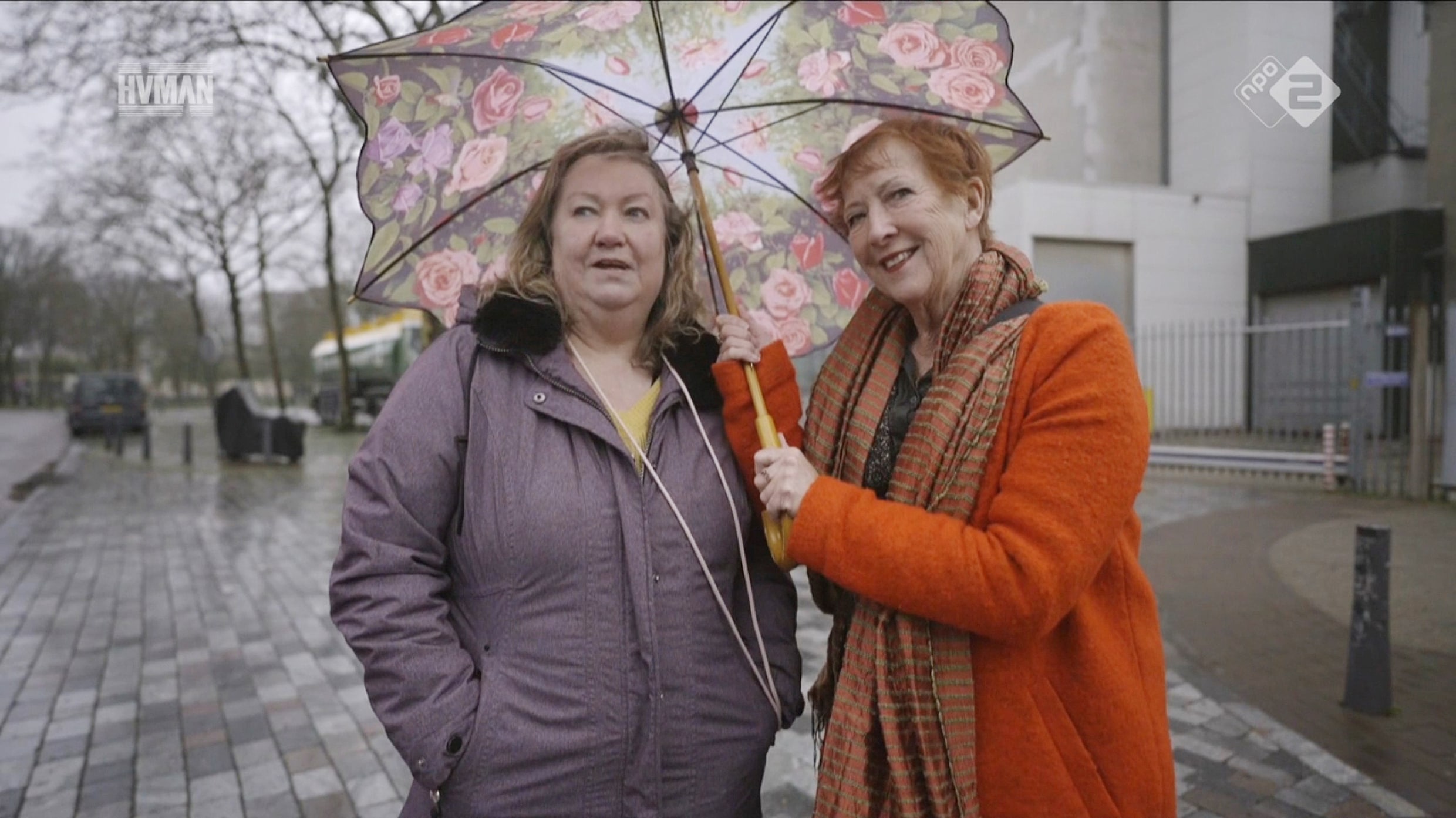 Adrie werd als kind door haar moeder ‘voor de gezelligheid ...