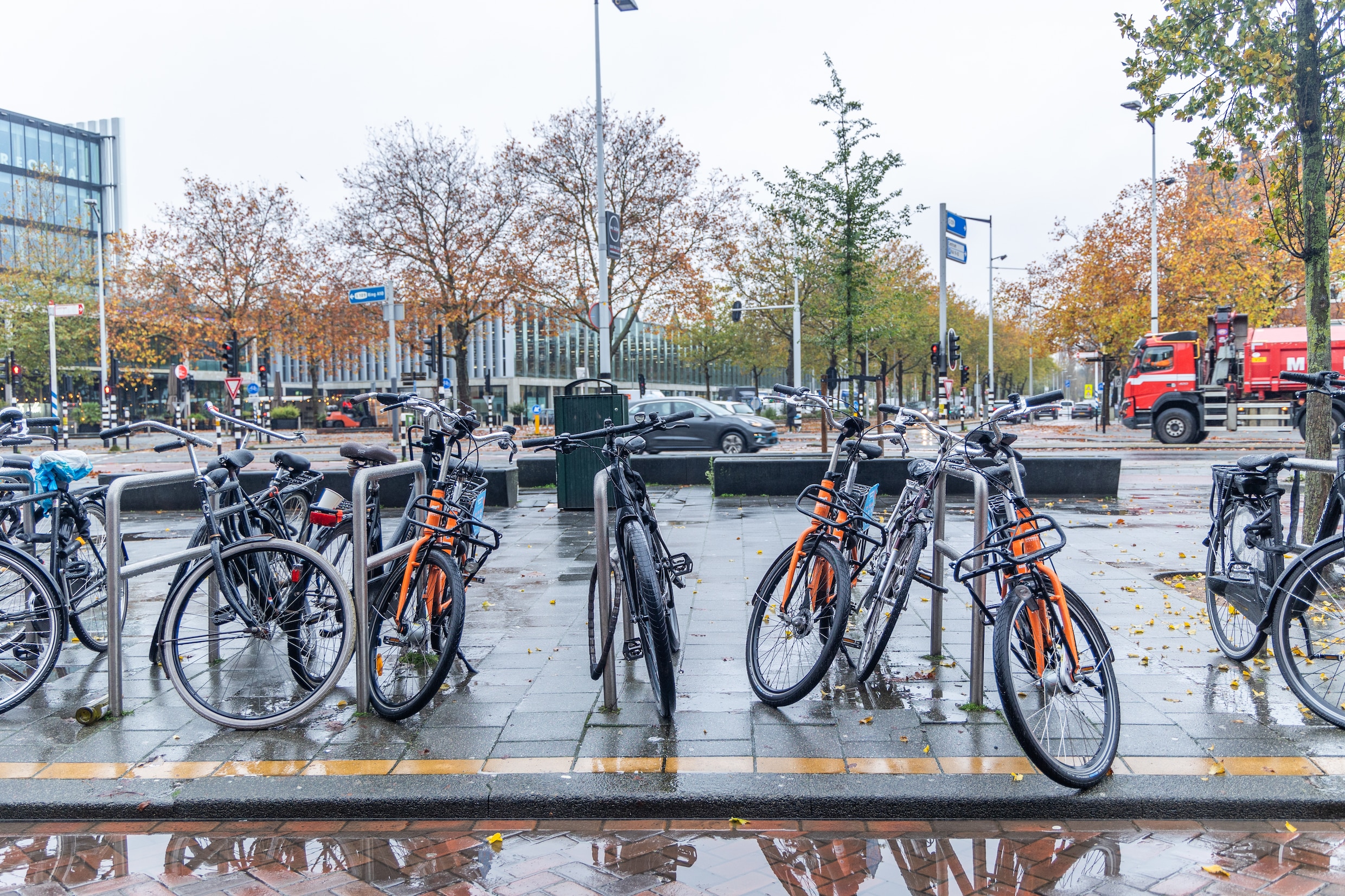 Een fiets parkeren is geen sinecure, laat staan op het Scheldeplein ...