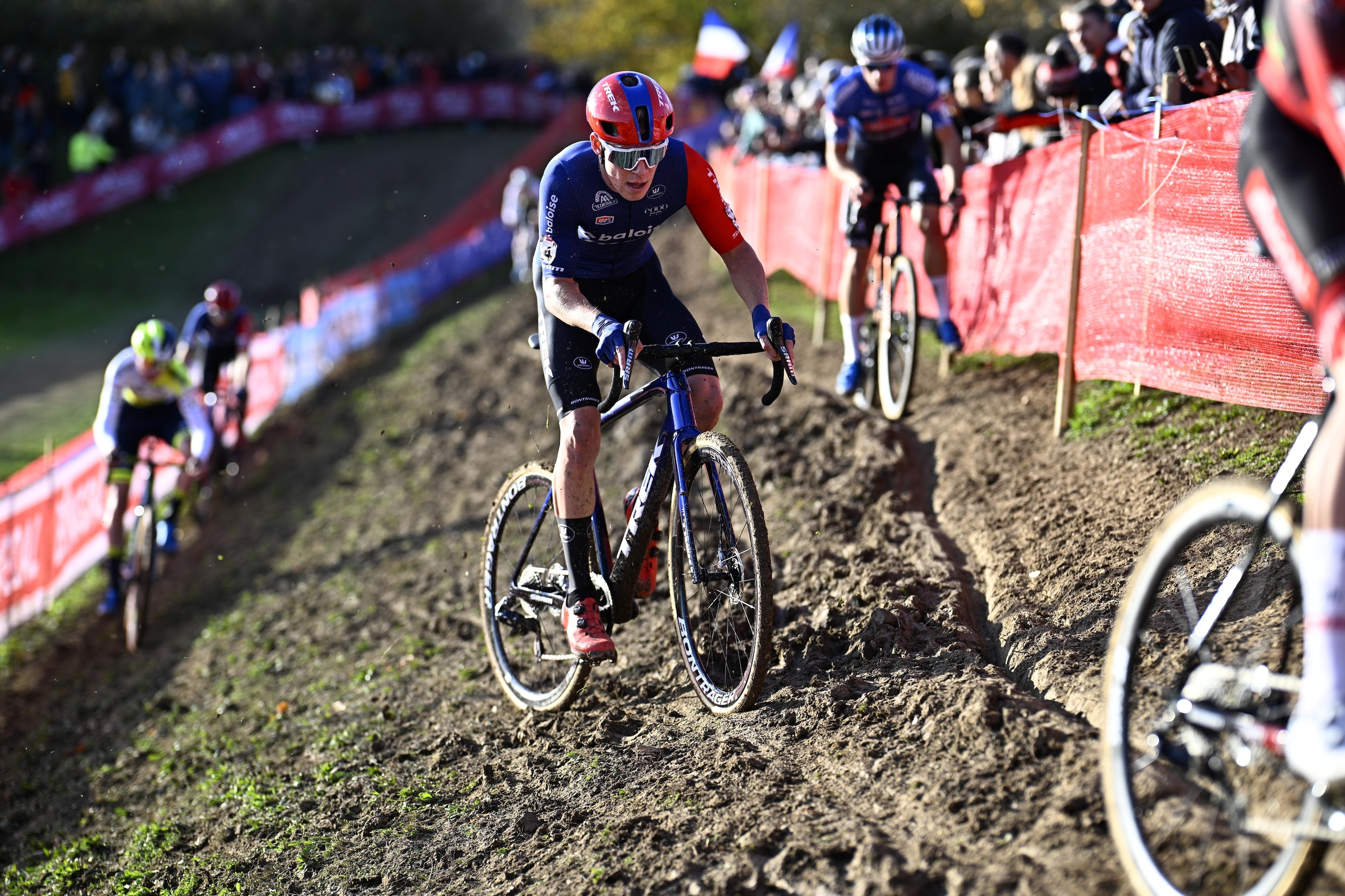 De nieuwe sterren van de cross stuwen elkaar naar grote hoogten: ‘Samen ...