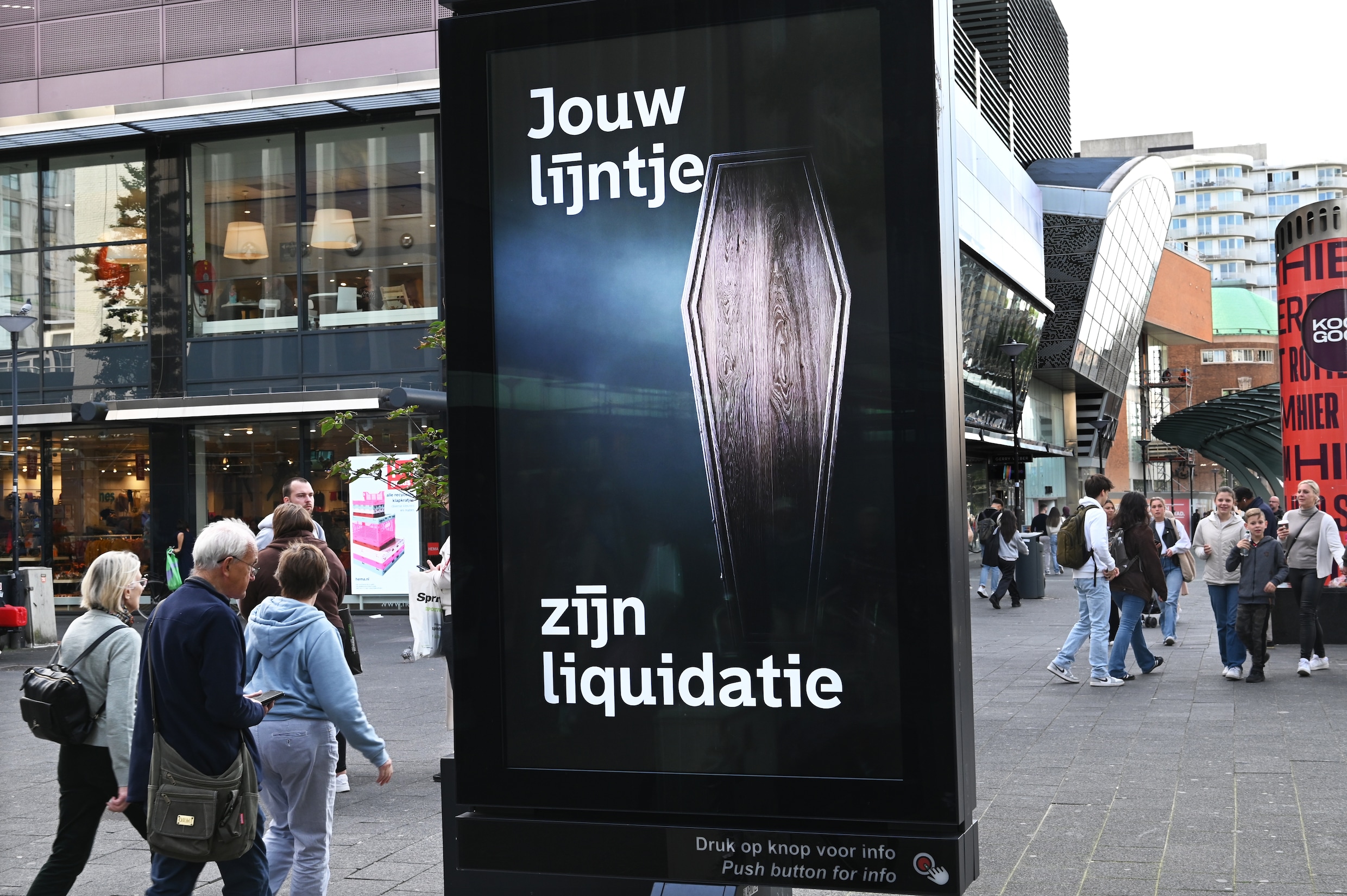 Amsterdamse drugsvereniging verspreidt 300 posters als reactie op ...