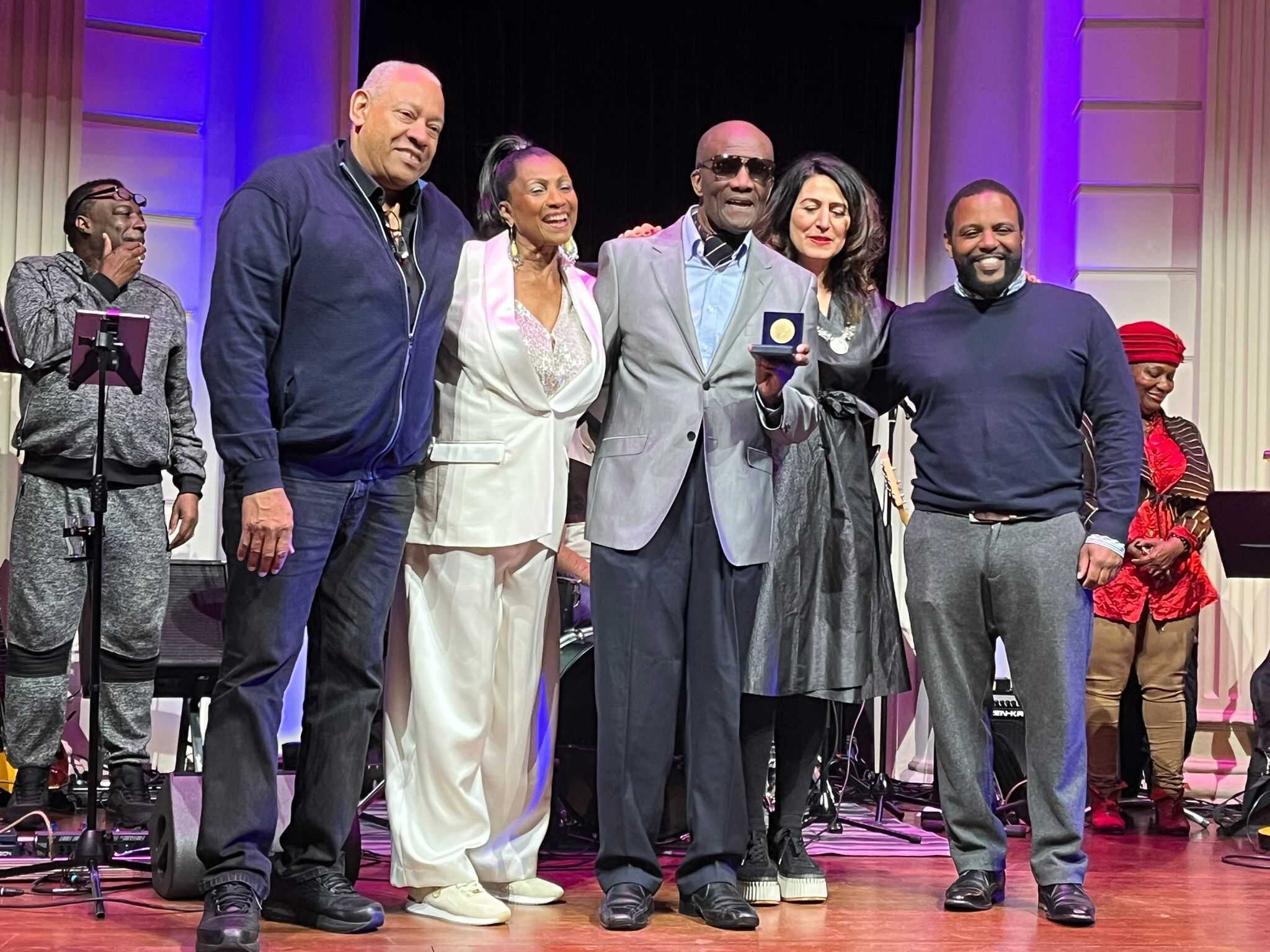 Andreaspenning voor zanger Oscar Harris | Het Parool