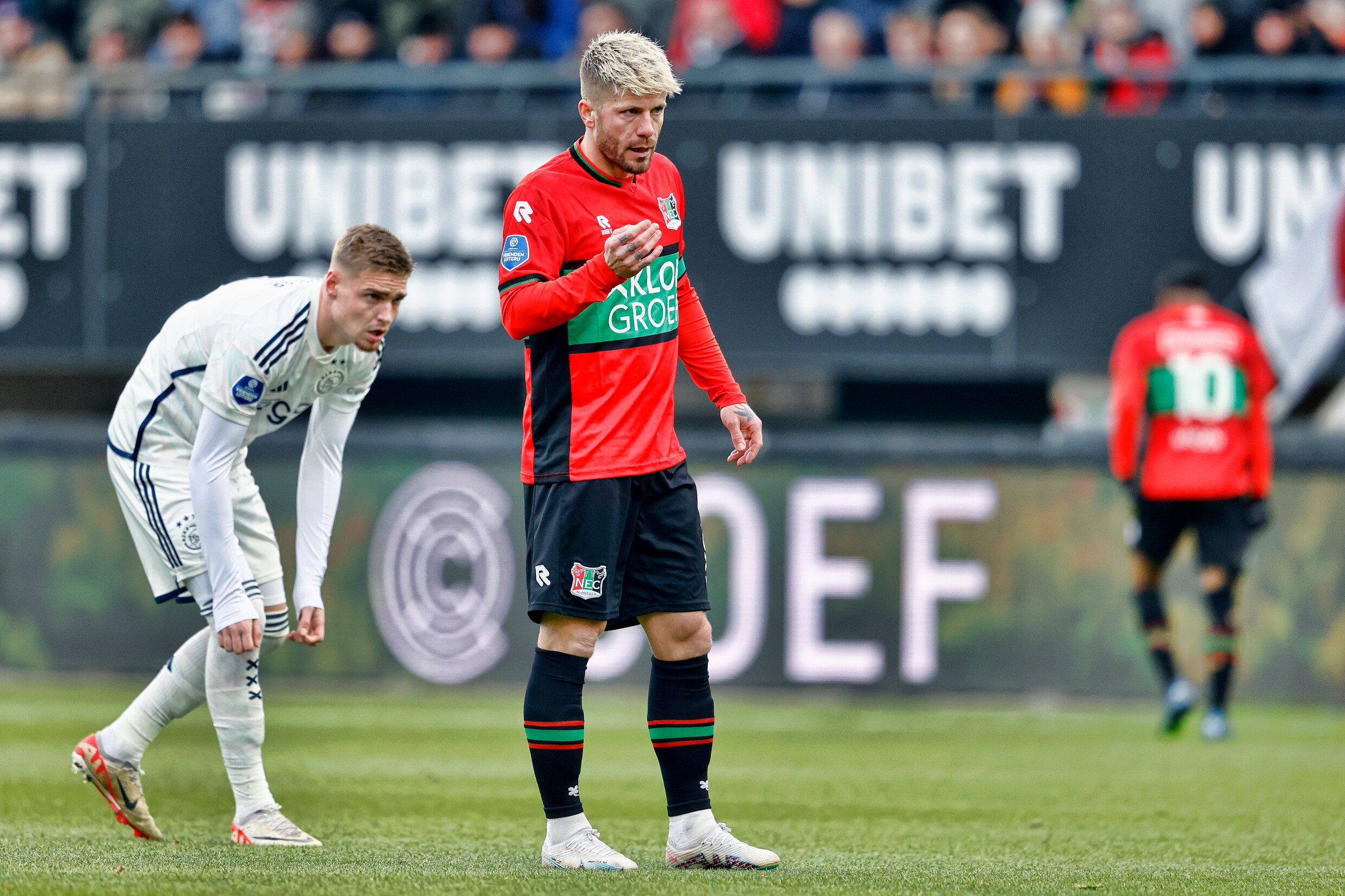 NEC’er Lasse Schöne baalt van verlies, maar is blij voor zijn oude club ...