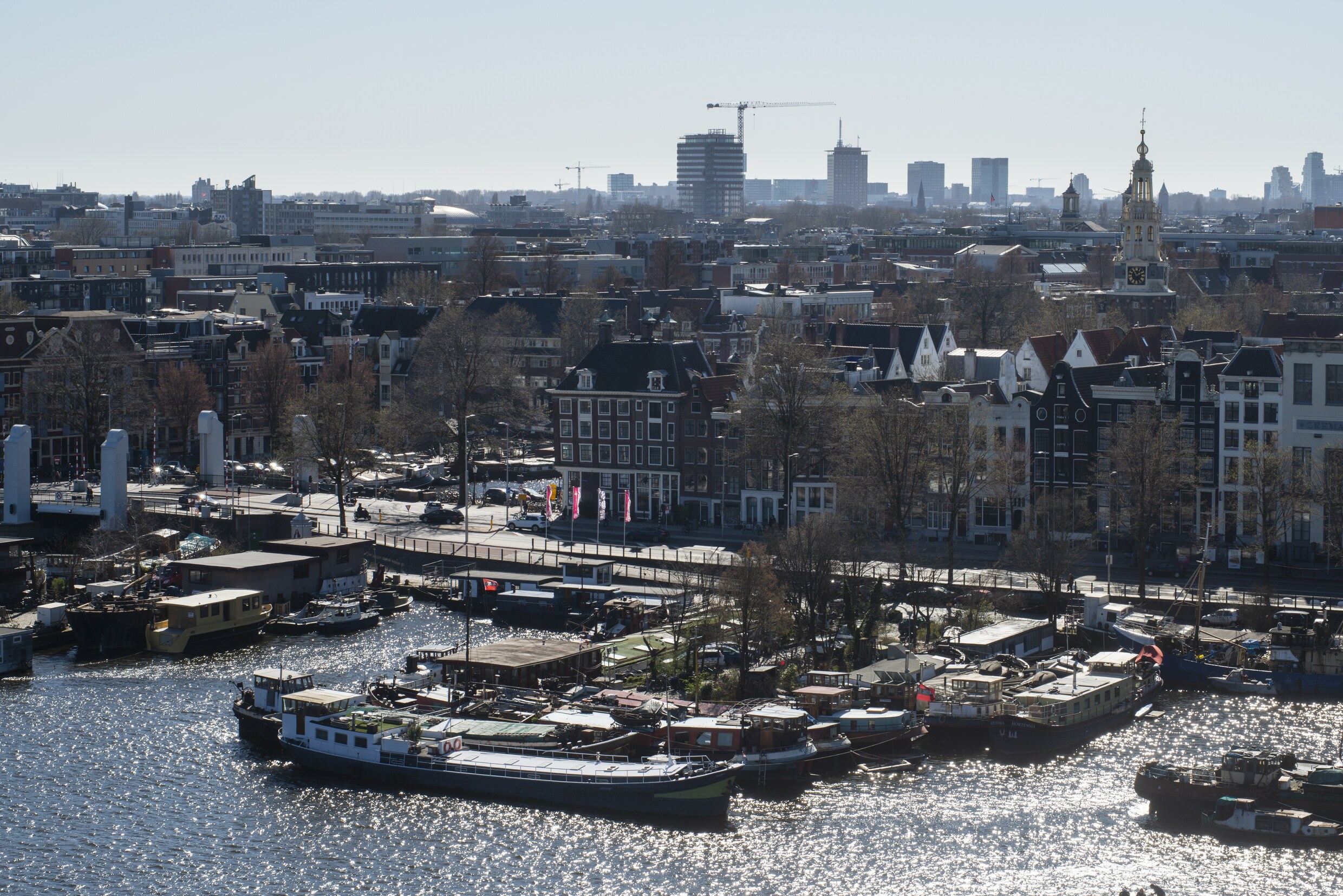 Amsterdam scoort slecht op gebied van levenskwaliteit, inkomen, wonen ...