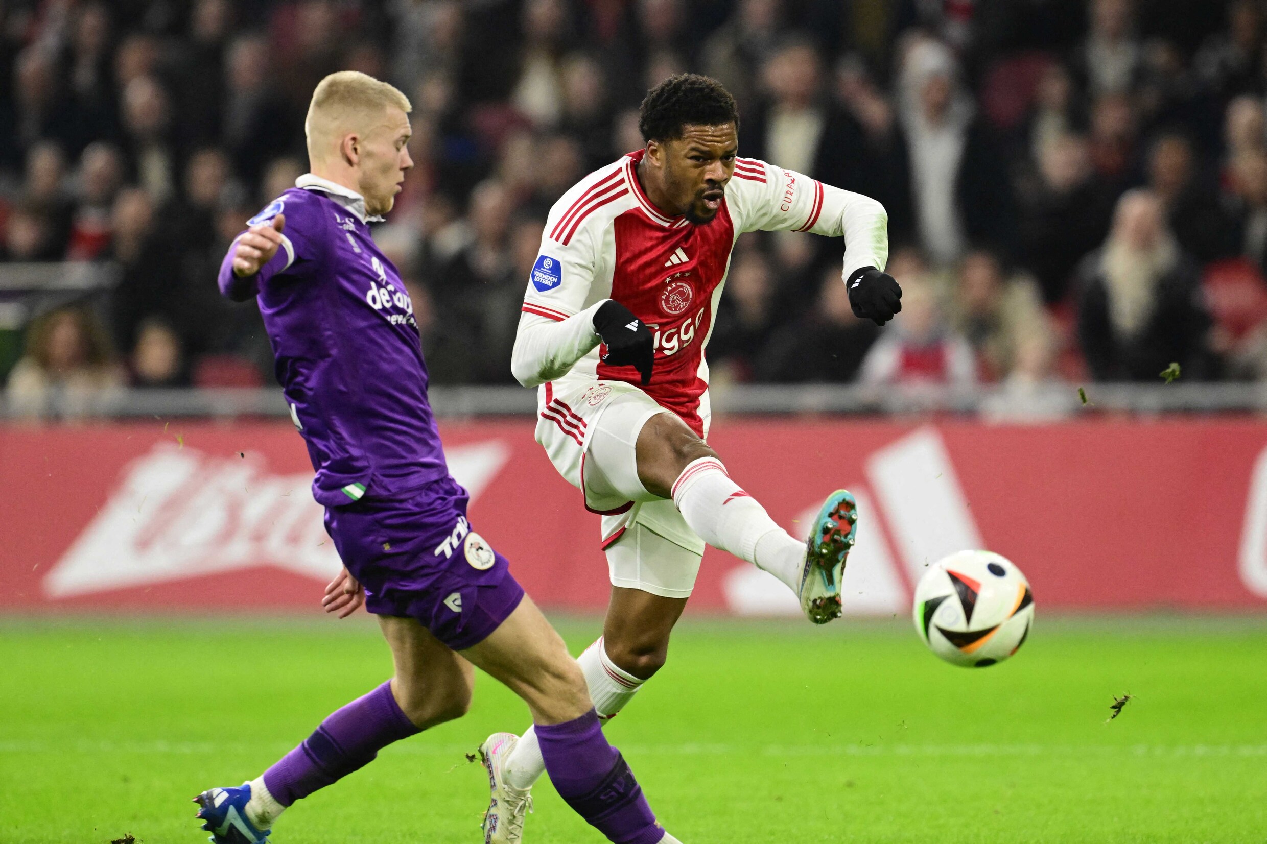 Ajax wint met 2-1 nipt van Sparta en klimt naar de vijfde plaats | Het Parool