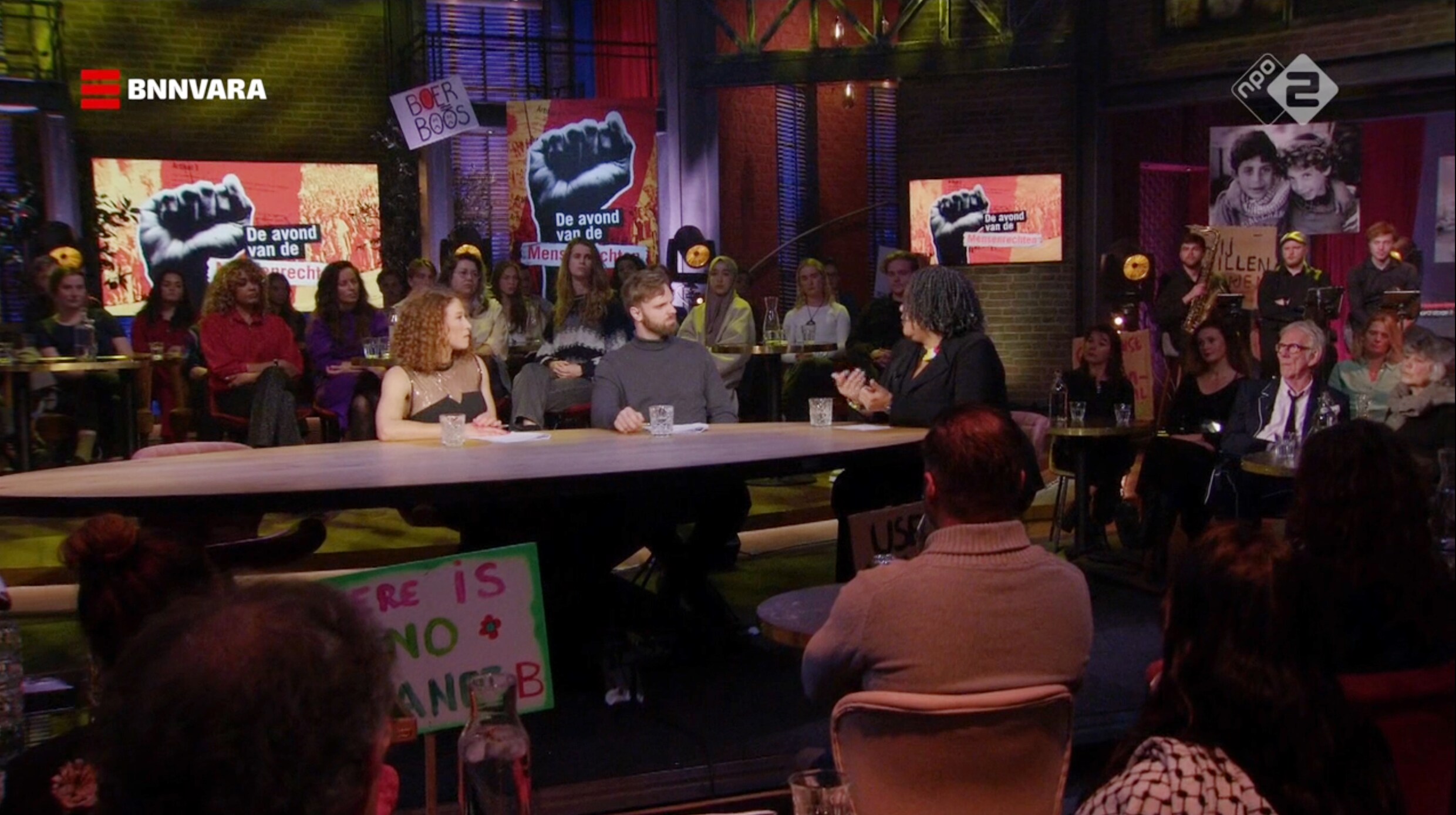 Een tamelijk deprimerende avond, de mensenrechten hadden íets ...