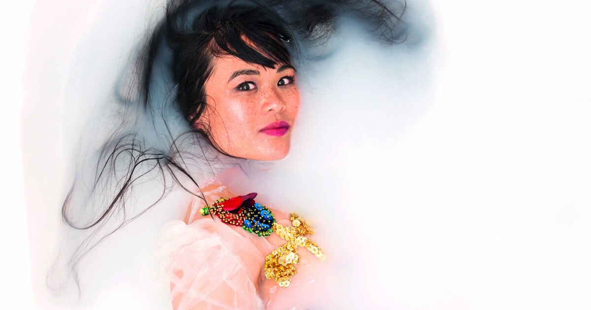 Recensie: Nhung Dam laat je binnen een scène heel verschillende dingen ...