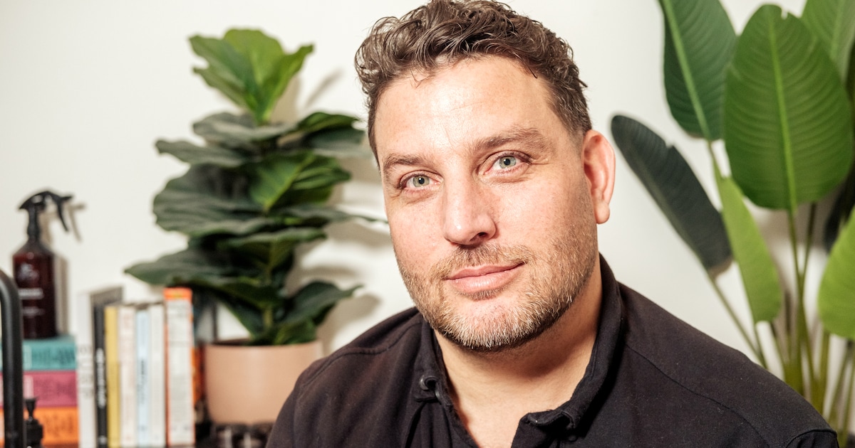 Ron Simpson (39) verkoopt zijn droomloft in Amsterdam-West: ‘Dat dit ...