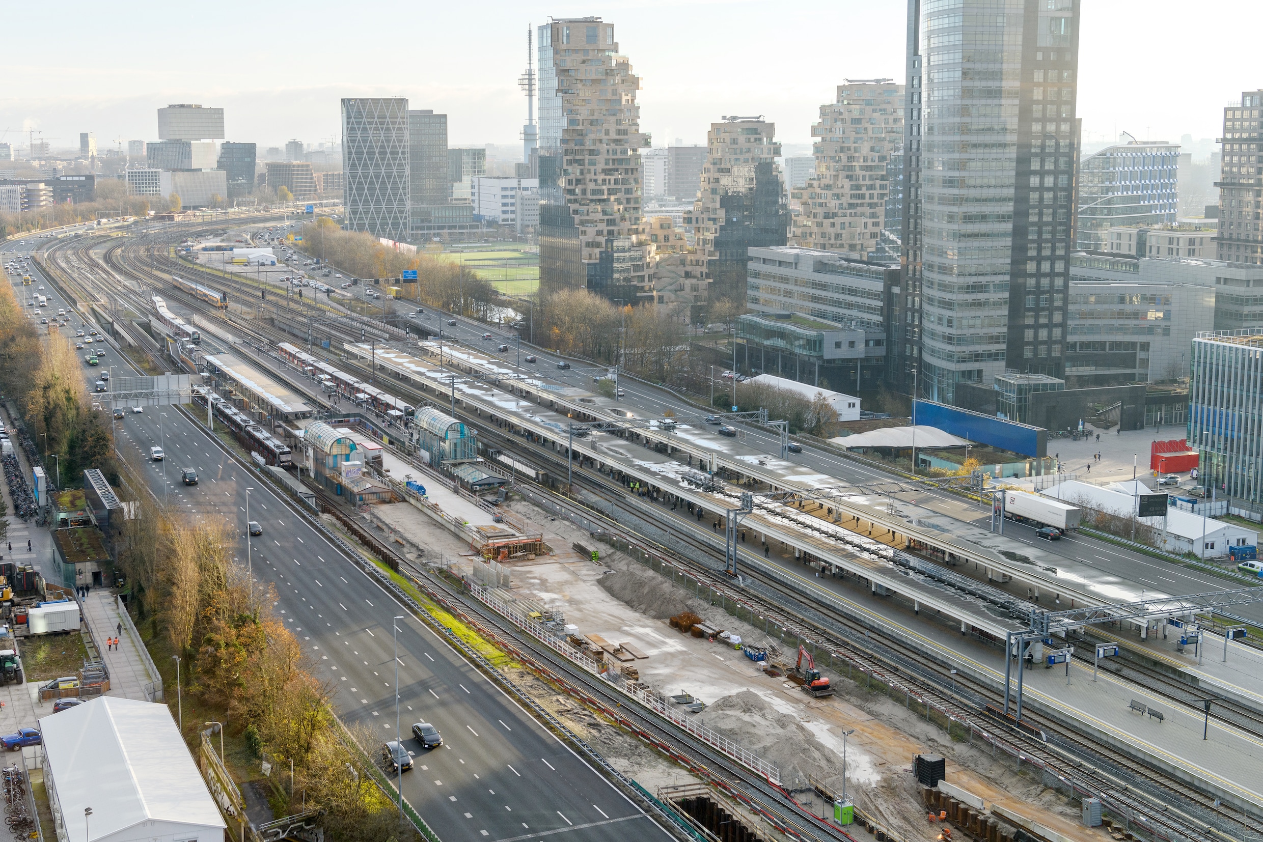 Amsterdam speelt hoog spel met dreigement rond Zuidasdok – maar of het ...