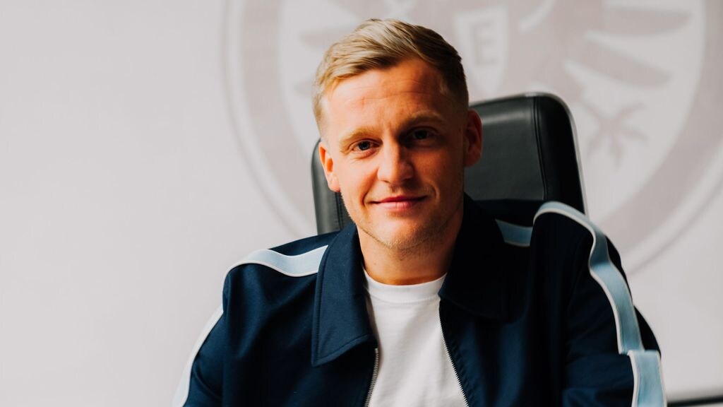 Voormalig Ajacied Donny van de Beek op huurbasis naar Eintracht ...