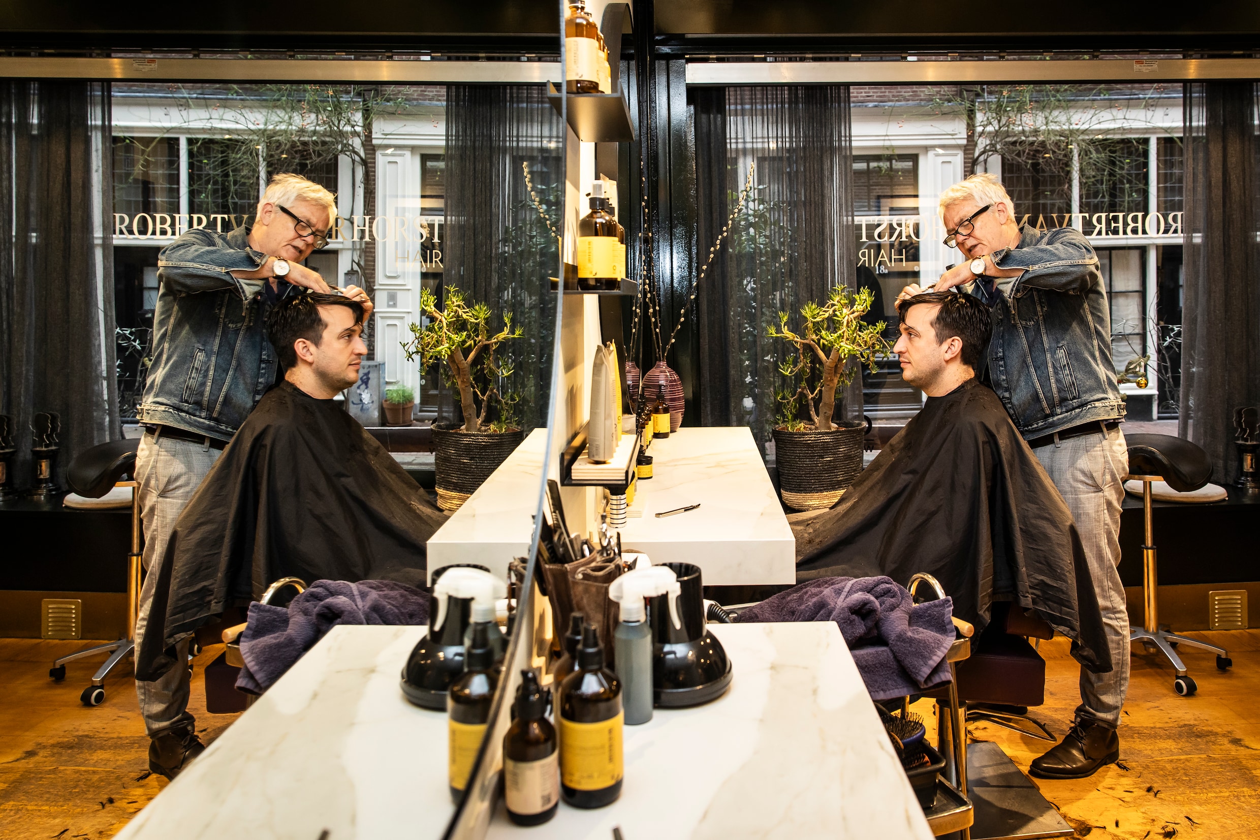 Kapper Robert van der Horst (57) laat zich niet stoppen door een tumor ...