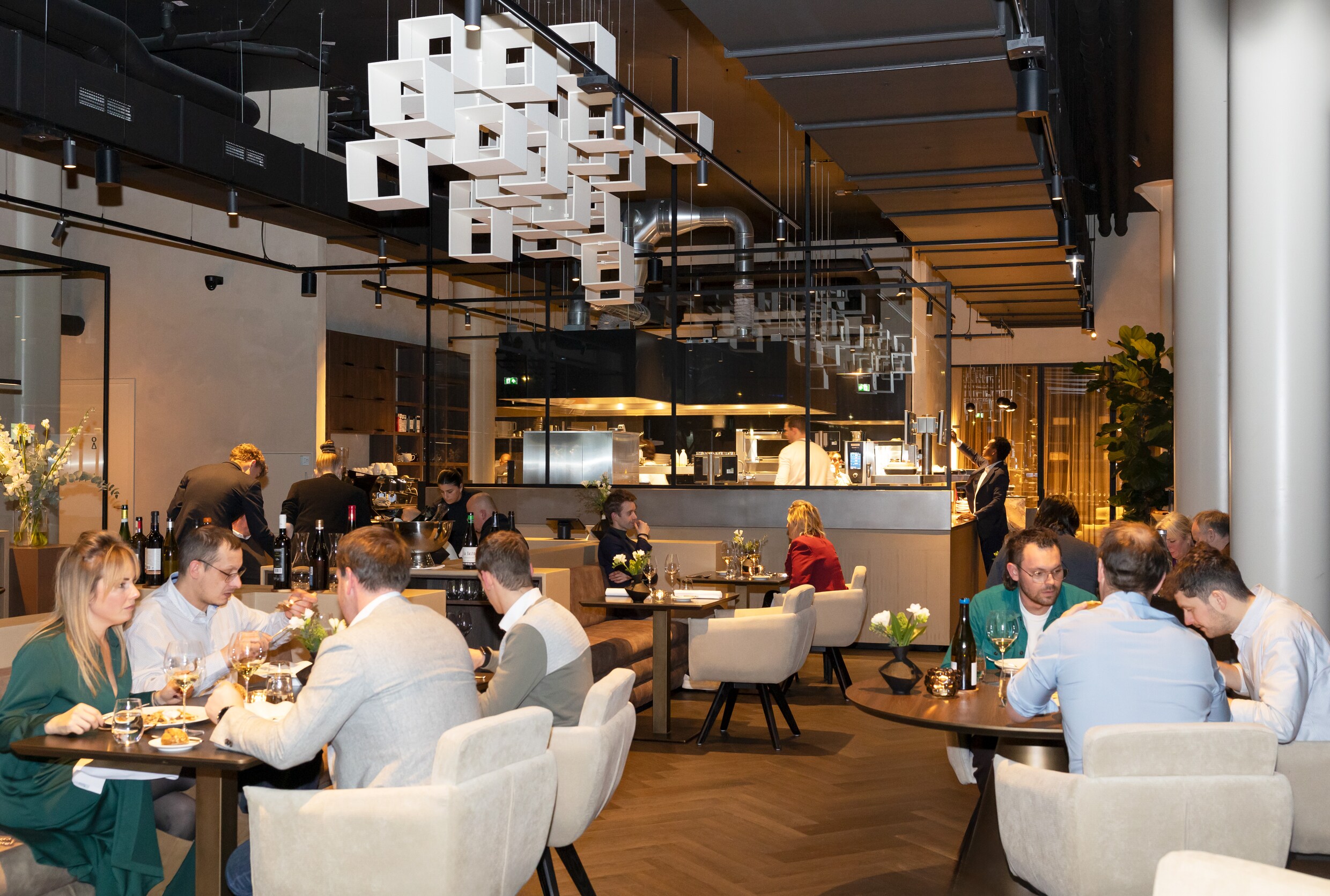 Collega’s Amsterdams sterrenrestaurant beginnen voor zichzelf met Showw ...