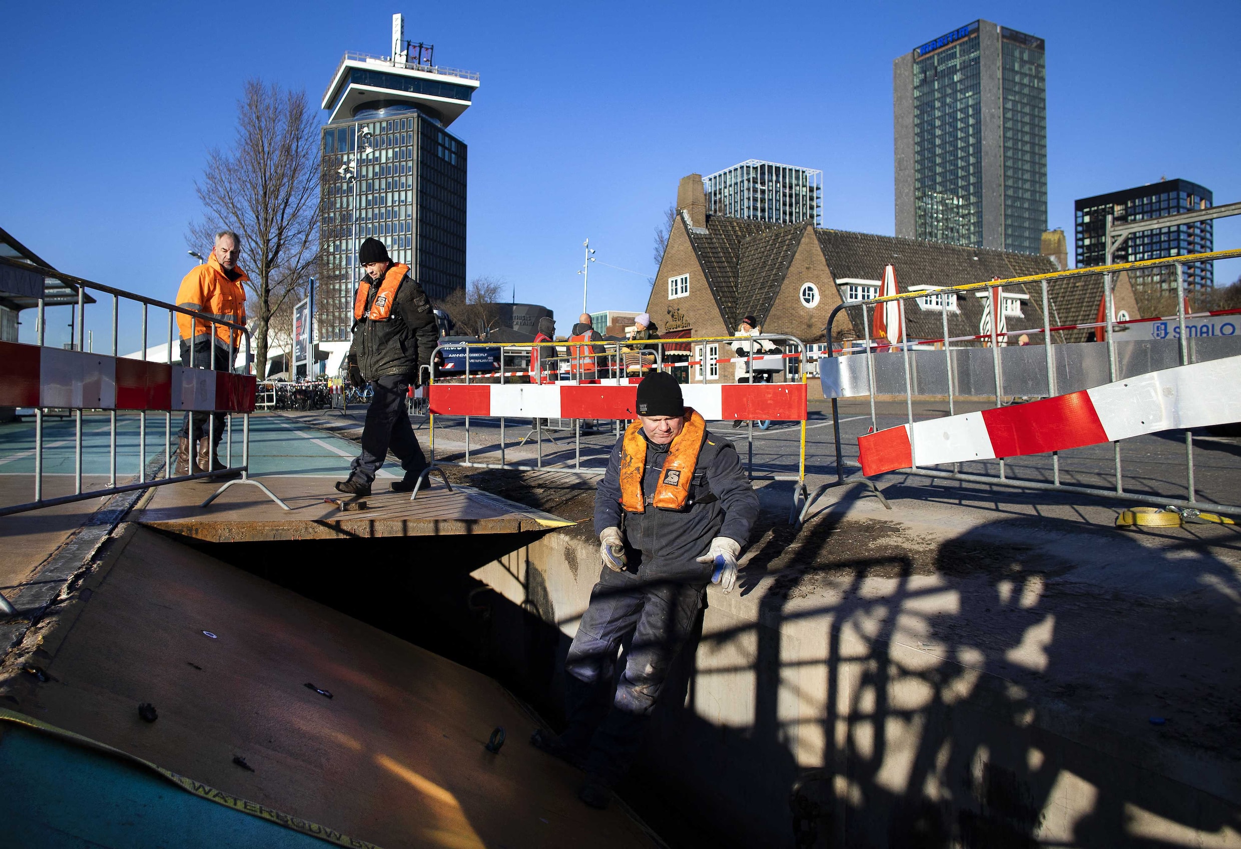Amsterdam-Noord nog dagenlang moeilijk bereikbaar met ov: geen metro ...