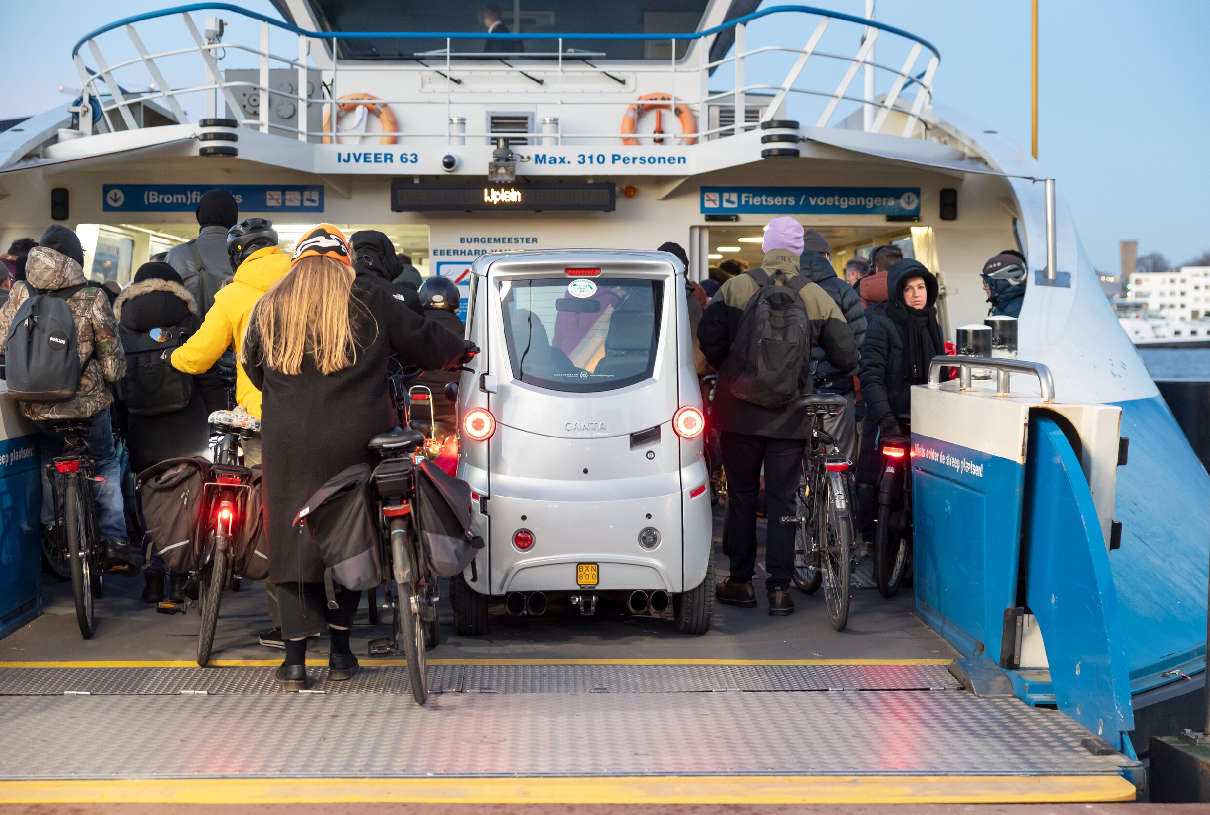 Pont eruit, metro gestremd, het hele ov naar Noord is verlamd: ‘Die ...