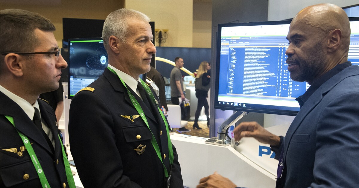 Franse oud-generaal vreest dat het heelal in een oorlogszone verandert ...