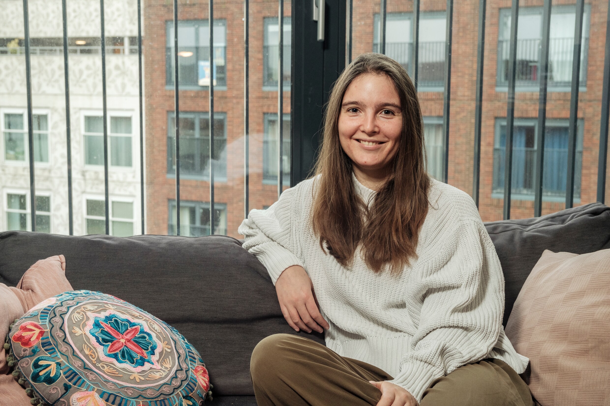 Daphne (29) kocht een exacte kopie van haar studentenstudio: ‘Ik kan ...