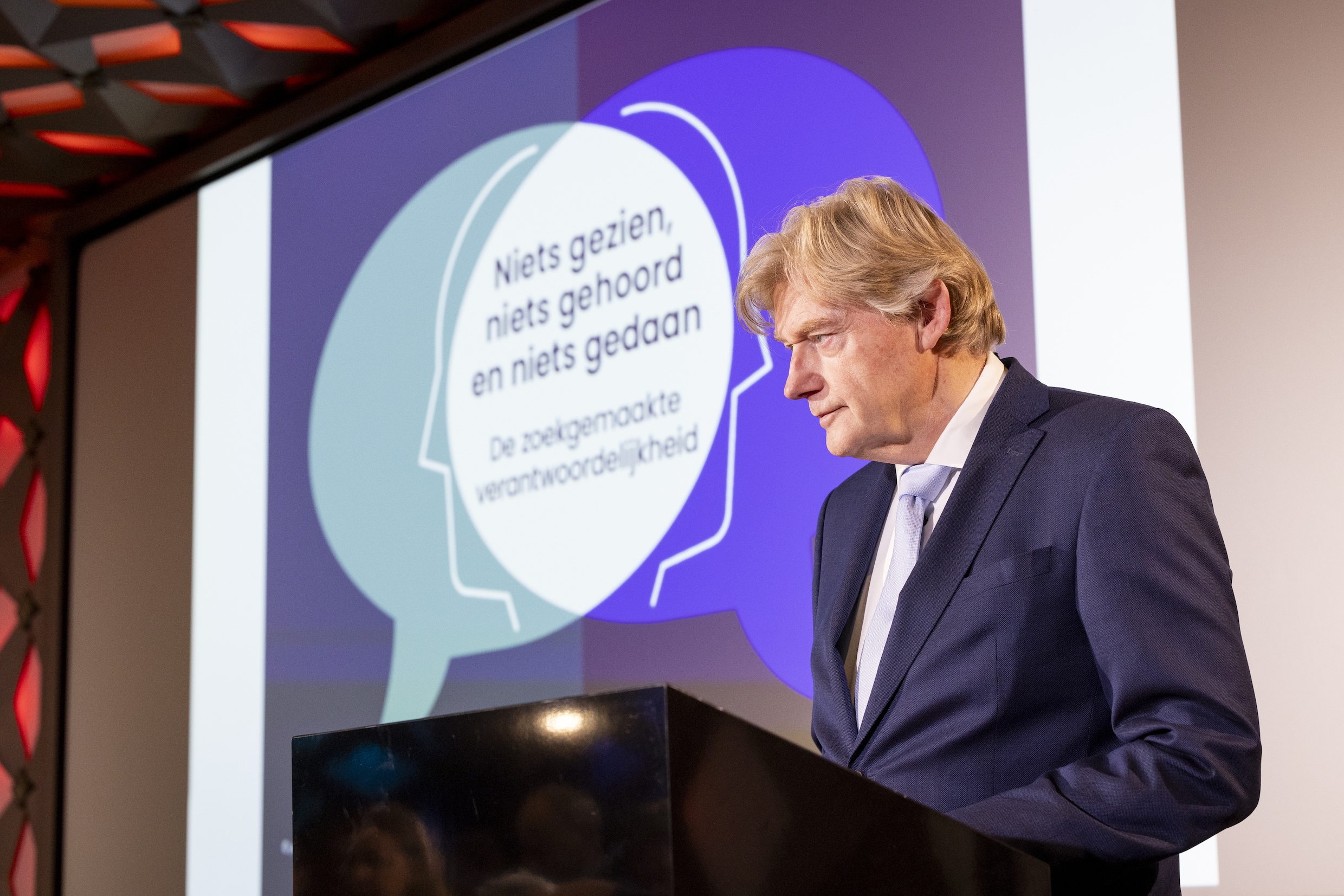 Rapport over misstanden bij NPO legt bom onder Hilversum: ‘Er werd geknepen en geschreeuwd ...