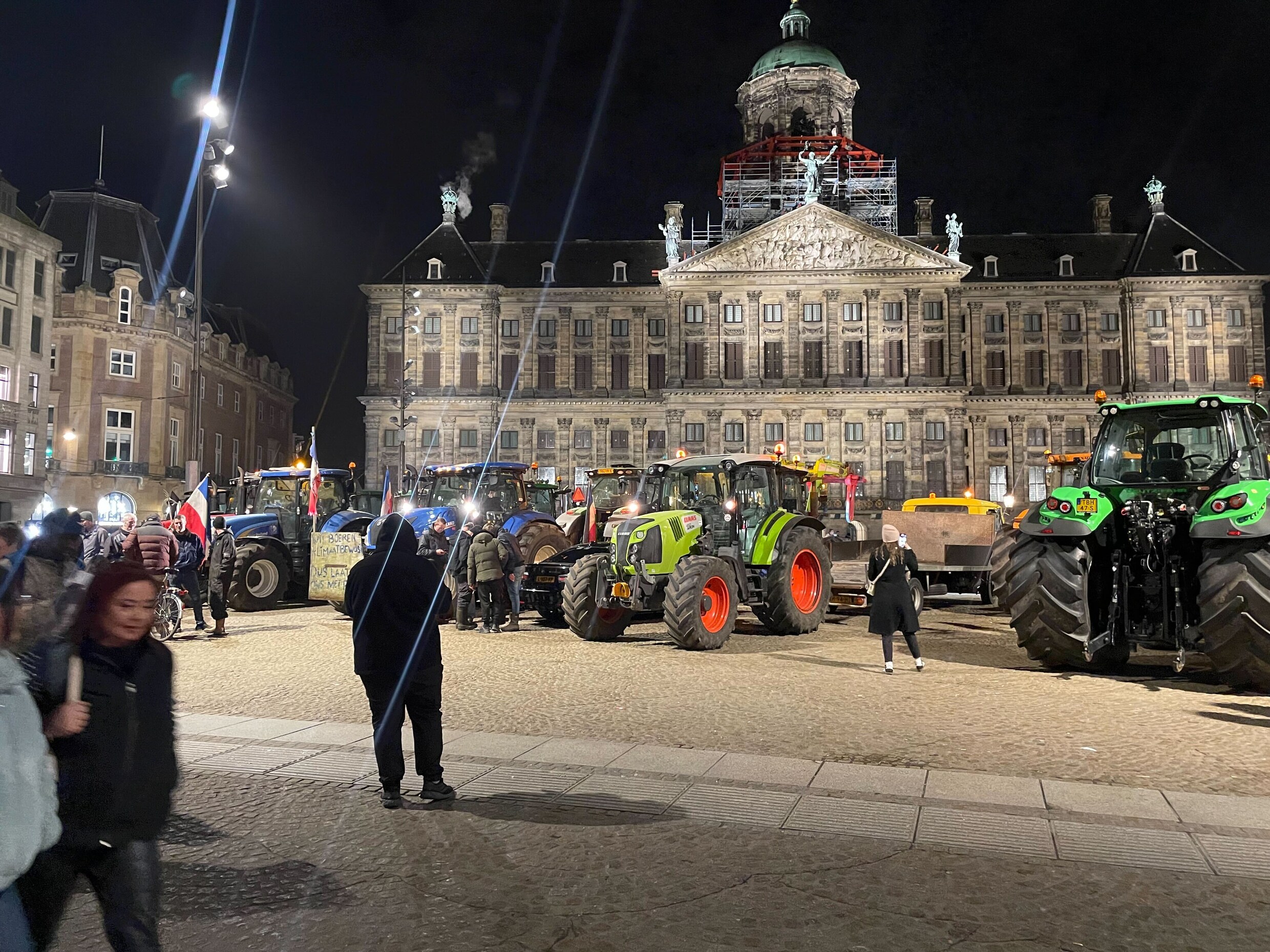 Ook op de Dam meerdere trekkers als boerenprotest: ‘Boeren ...