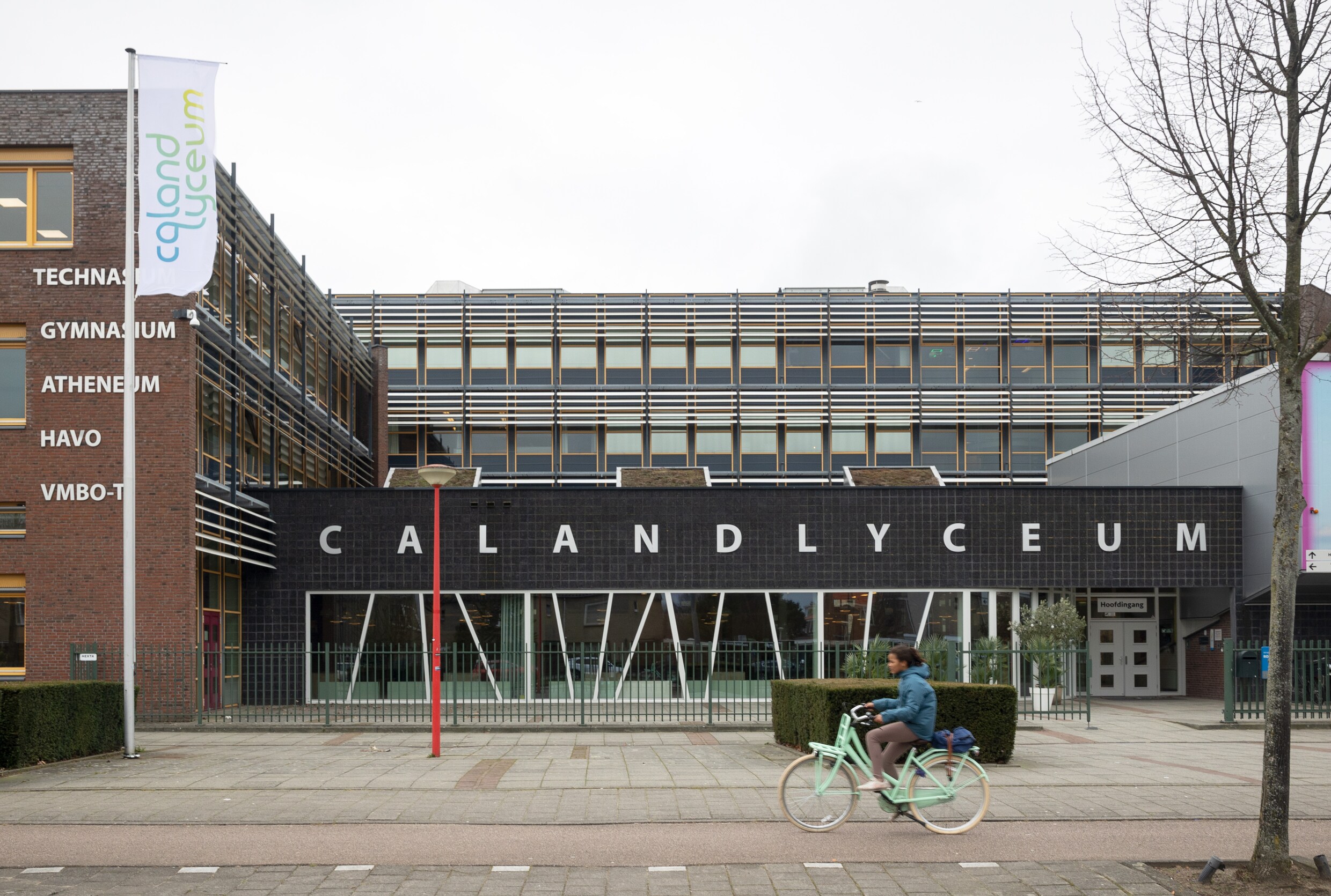 Problemen voor Calandlyceum in Amsterdam Nieuw-West stapelen zich op ...