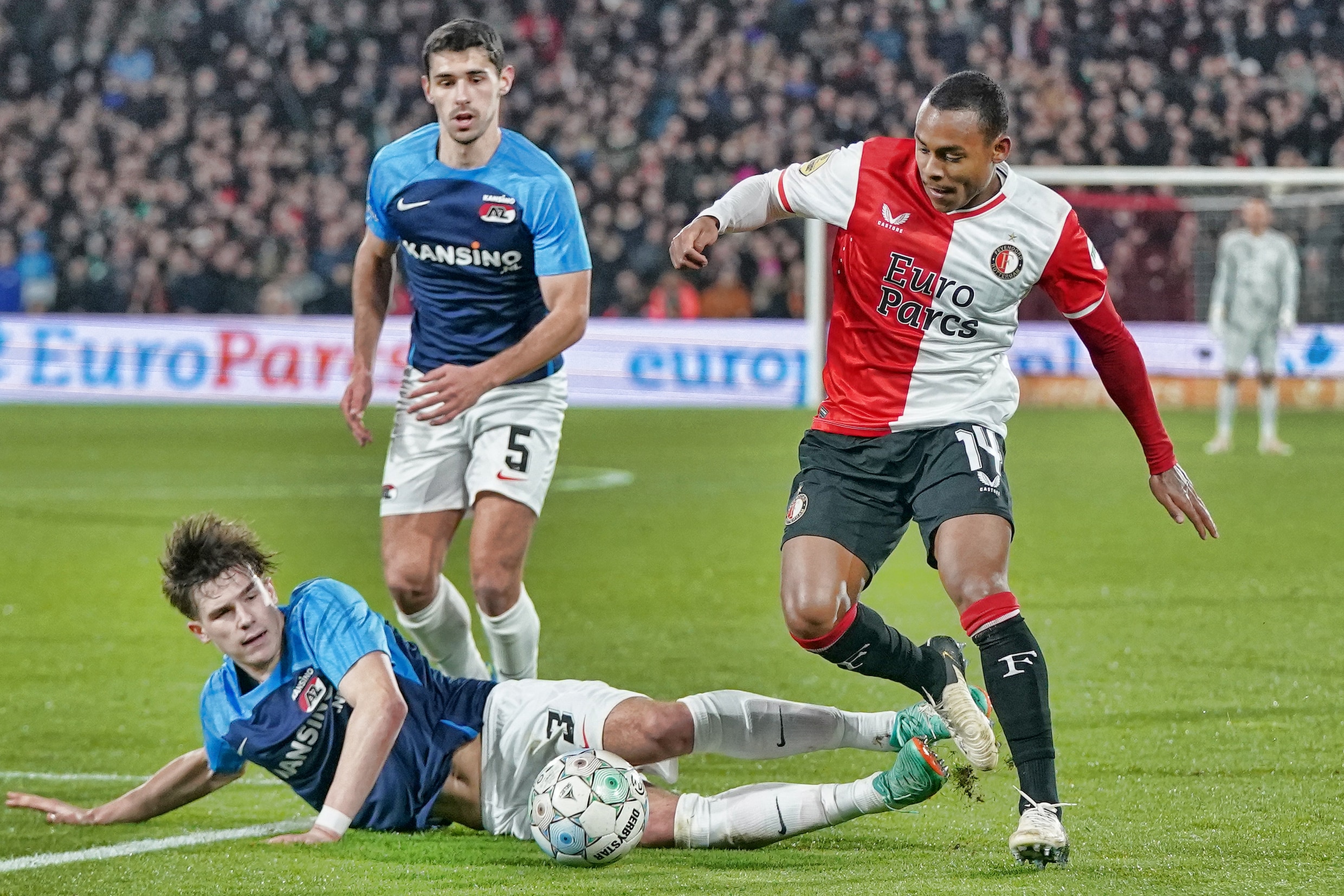 Wouter Goes is voor een centrale verdediger klein, maar zijn spelinzicht is groot | Het Parool