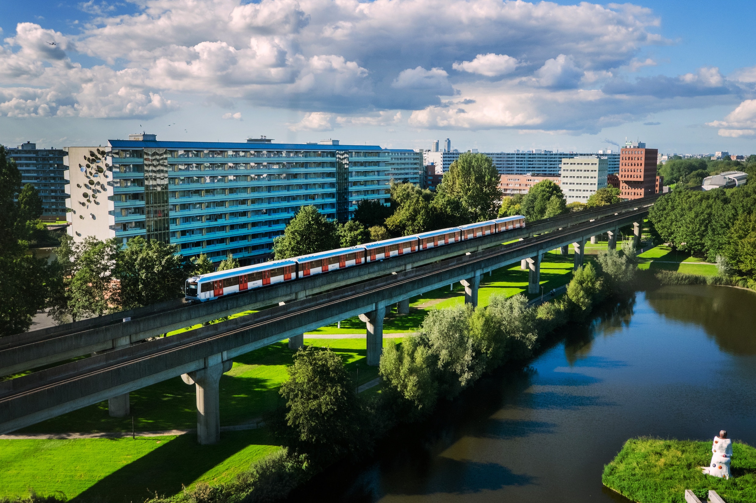 Opinie: ‘Neem de inwoners van Zuidoost serieus en behoud de huidige metrolijnen in de Bijlmer ...