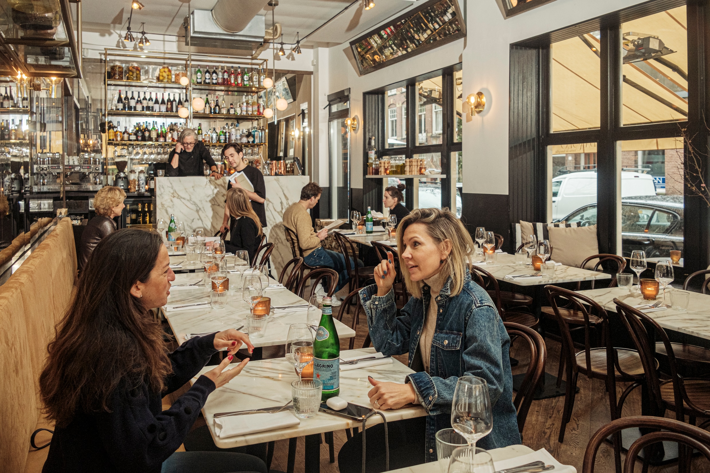 De houtoven bij Bar Barolo in Zuid is er ook voor gehaktballetjes en ...