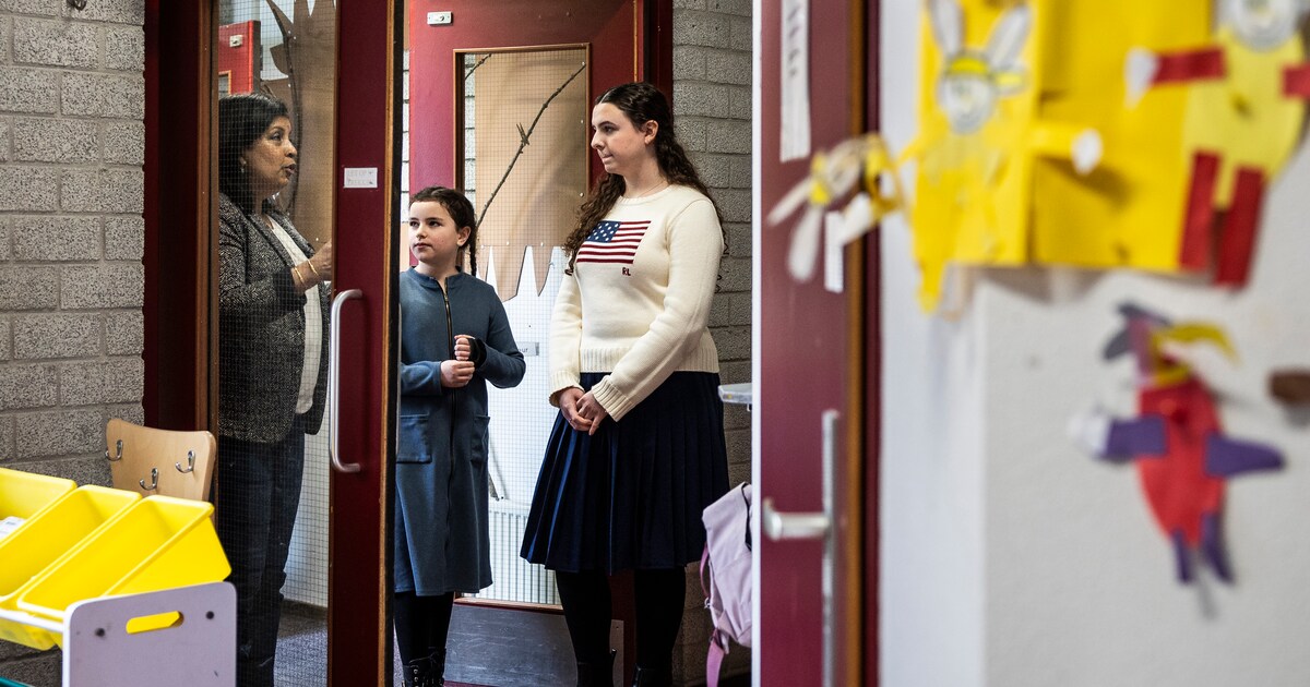 Hekken en camera’s waken over de leerlingen van Cheider: ‘We worden ...