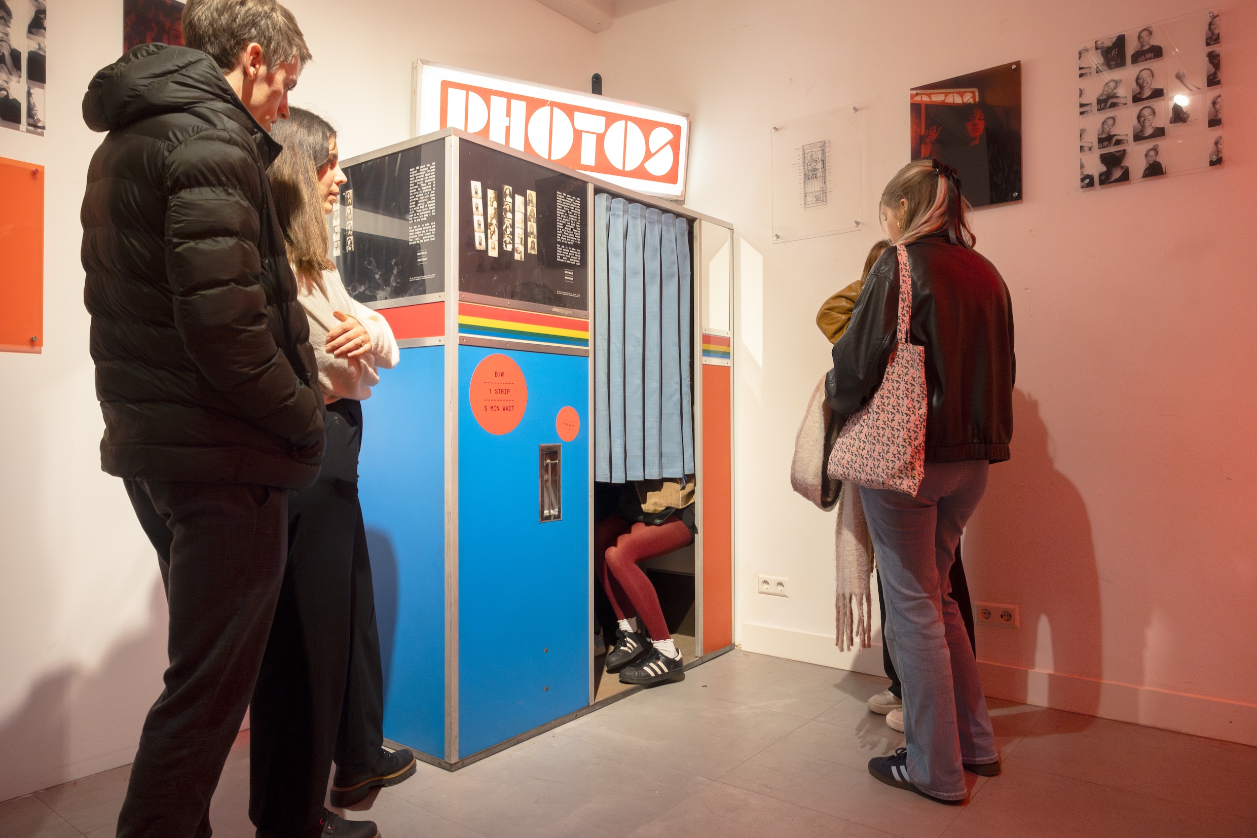 4x Hier in Amsterdam vind je nog echte ouderwetse fotohokjes | Het Parool