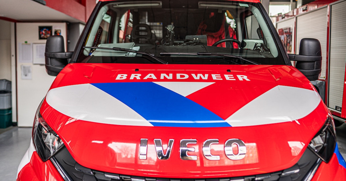 Twee auto’s uitgebrand in Banne Buiksloot in Amsterdam-Noord | Het Parool