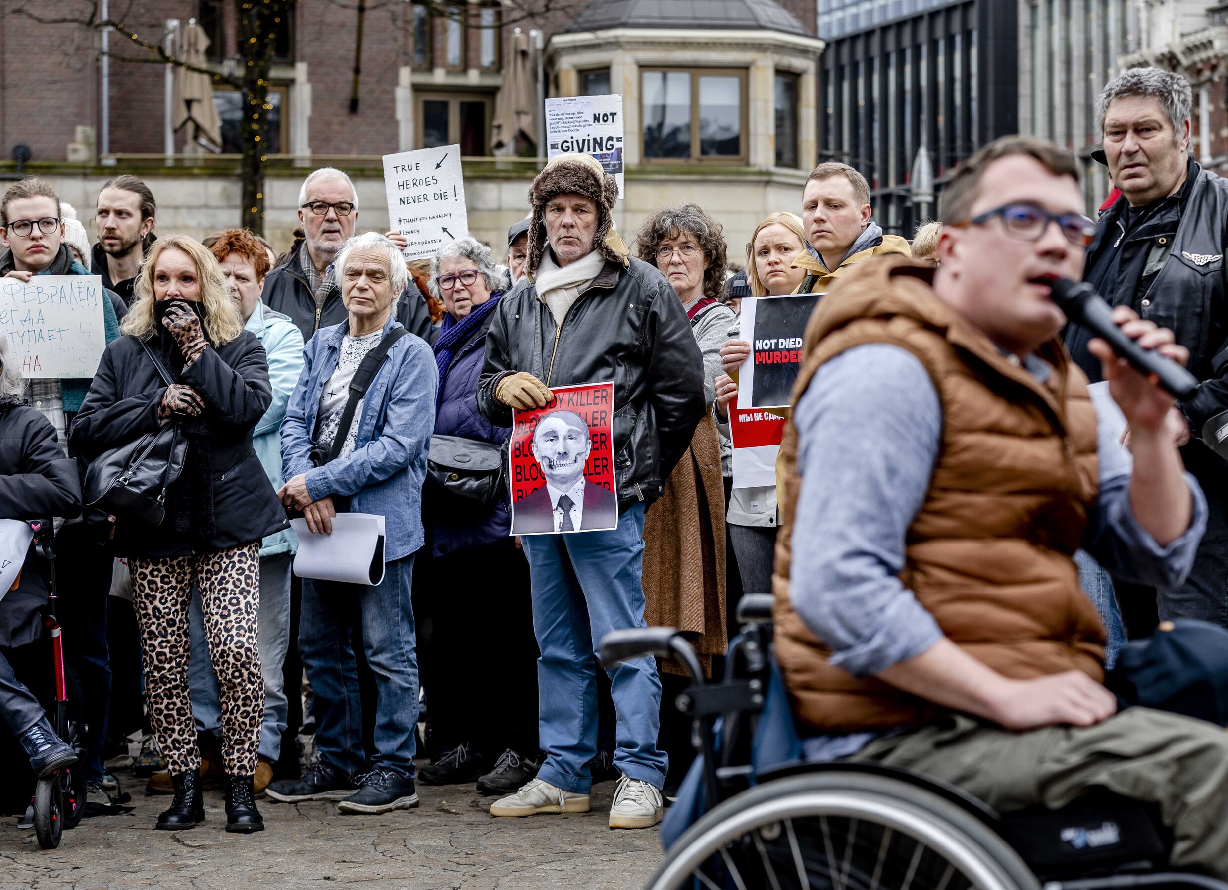 Teruglezen: Russische oppositieleider Navalny overleden | Lichaam ...