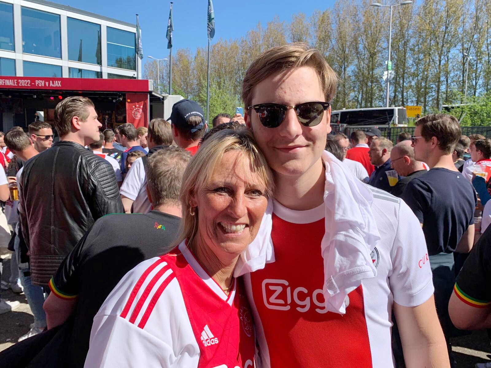 Deze Ajaxfans maken de lange reis naar Bodø in Noorwegen: ‘Wanneer ben ...