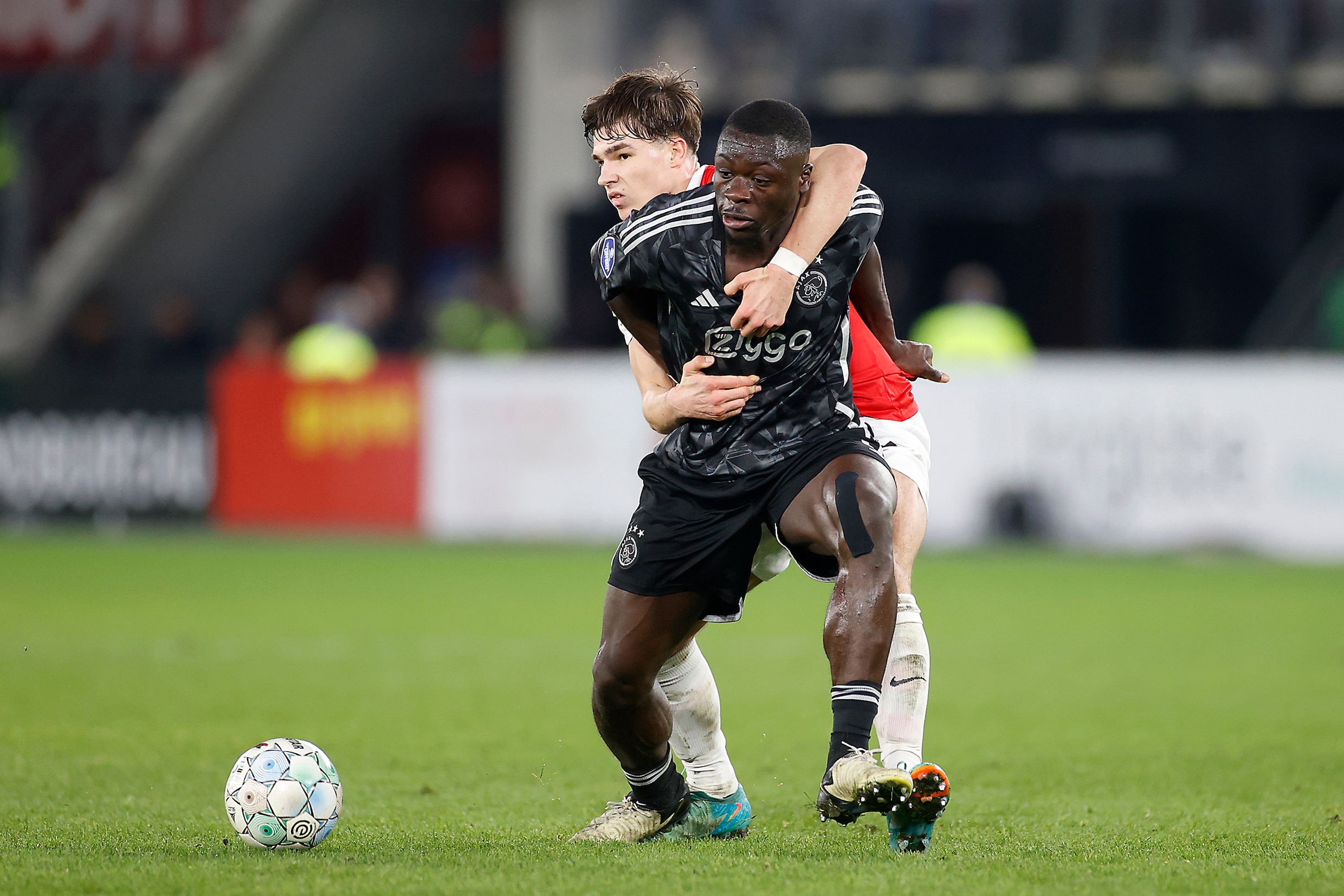 Wouter Goes begint het voetbal te overstijgen met zijn extreme gedrag ...