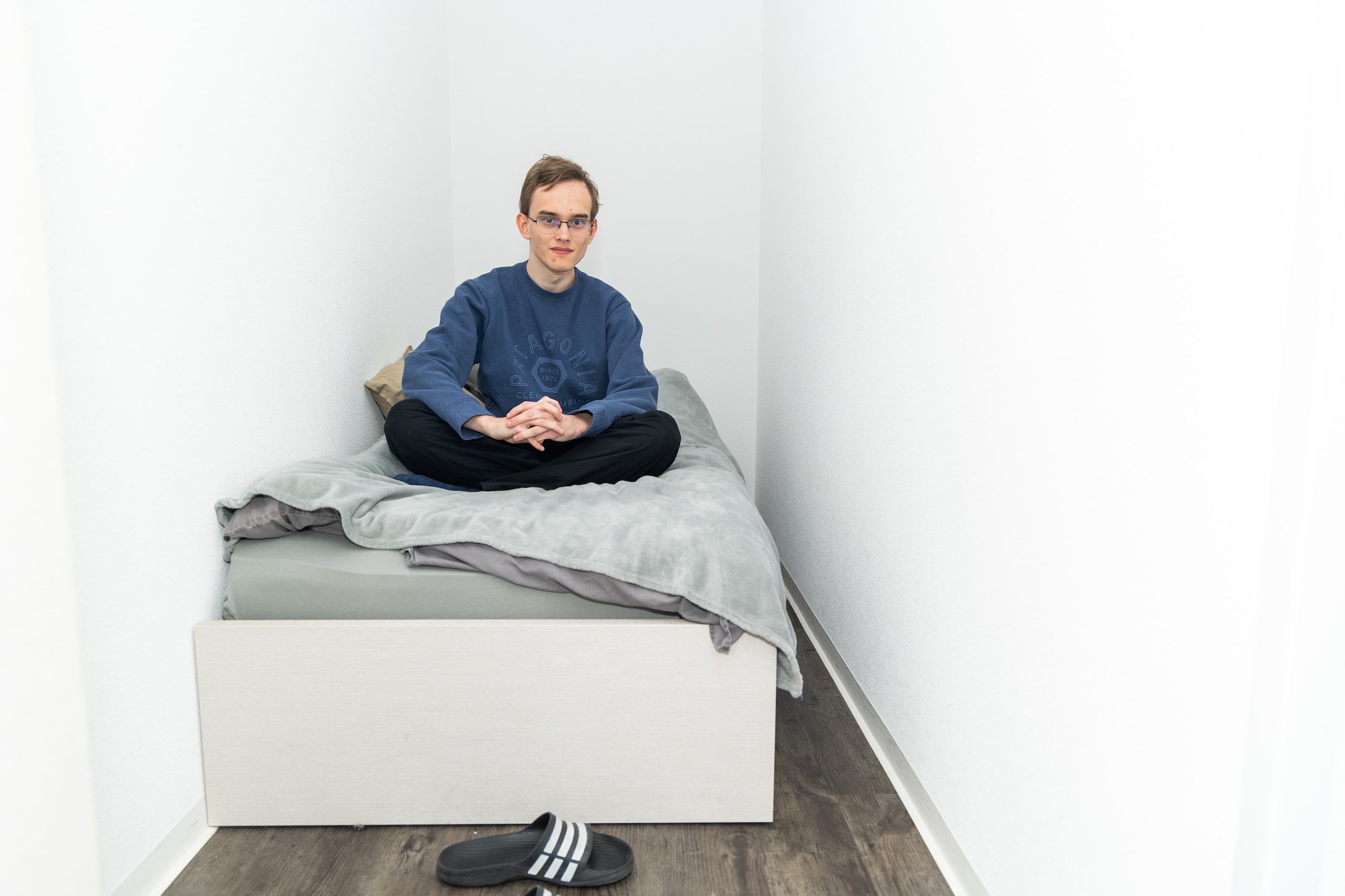 Zij betalen torenhoge bedragen voor hun kamer in Amsterdam: ‘1054 euro ...