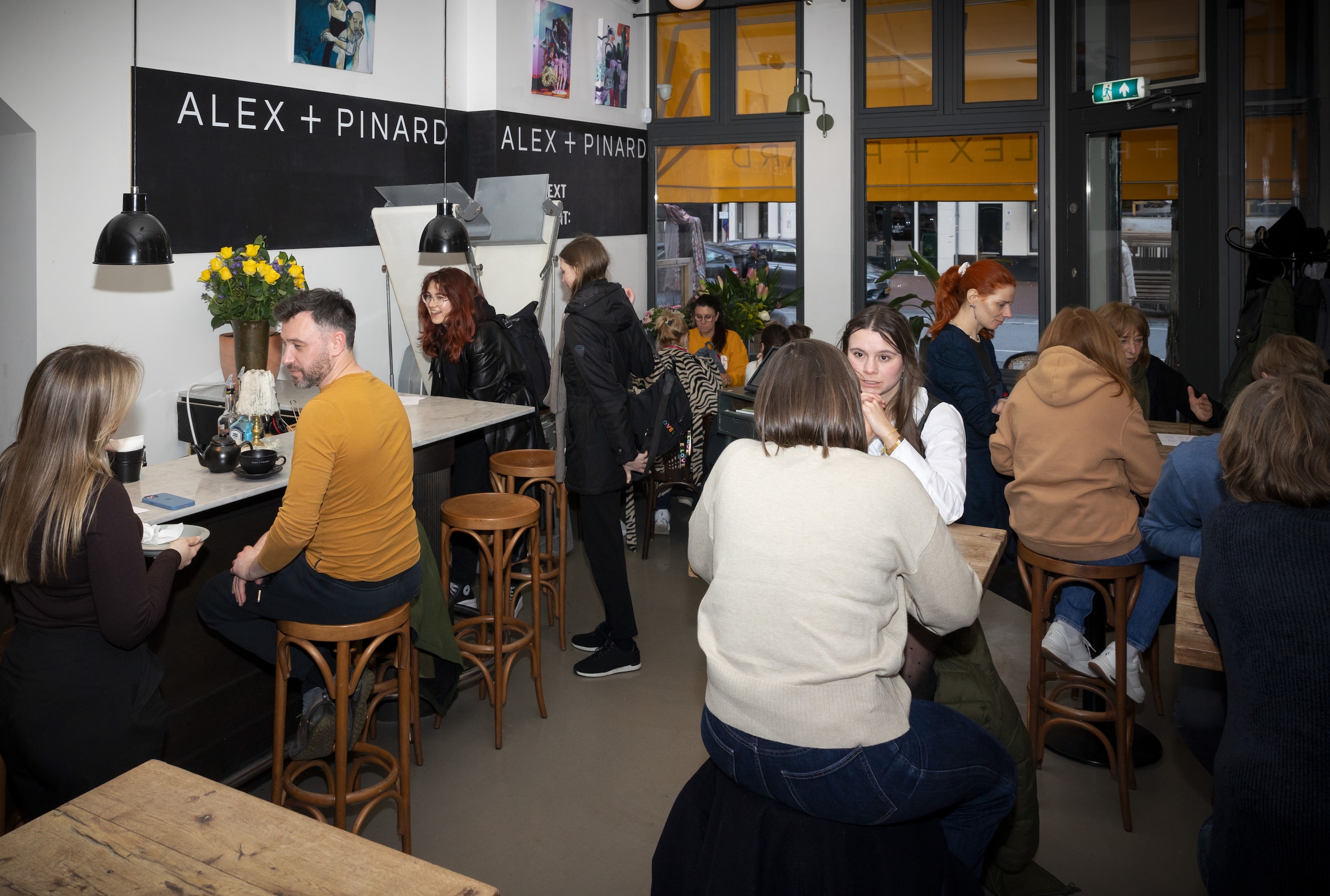 Oekraïense wijnen, gerechten en kunst in Alex + Pinard in Oost | Het Parool