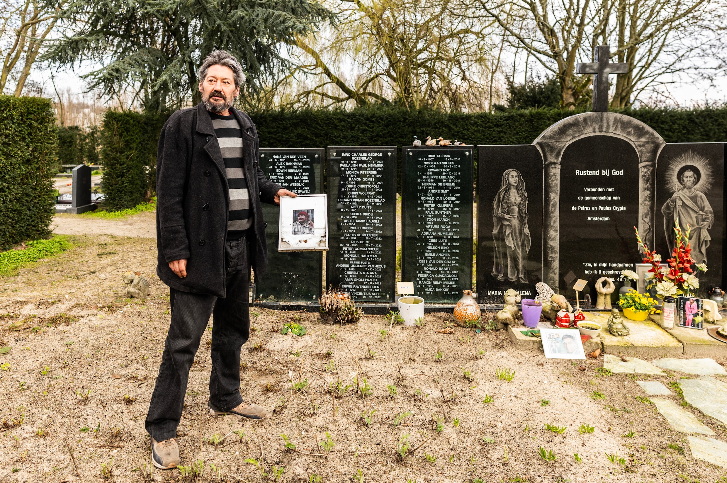 Op begraafplaats Sint Barbara is er ruimte voor mensen zonder netwerk ...