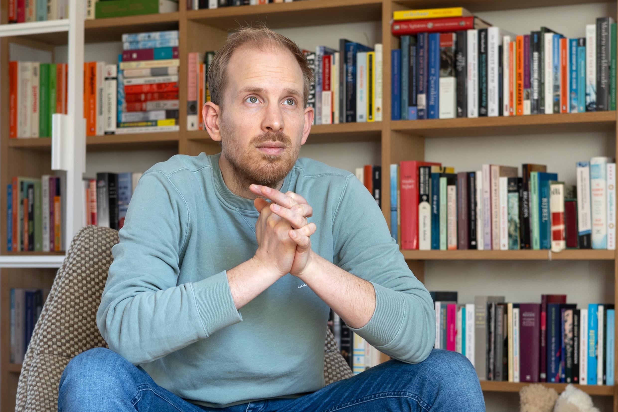 Rutger Bregman, van de megabestseller De meeste mensen deugen, wil met ...