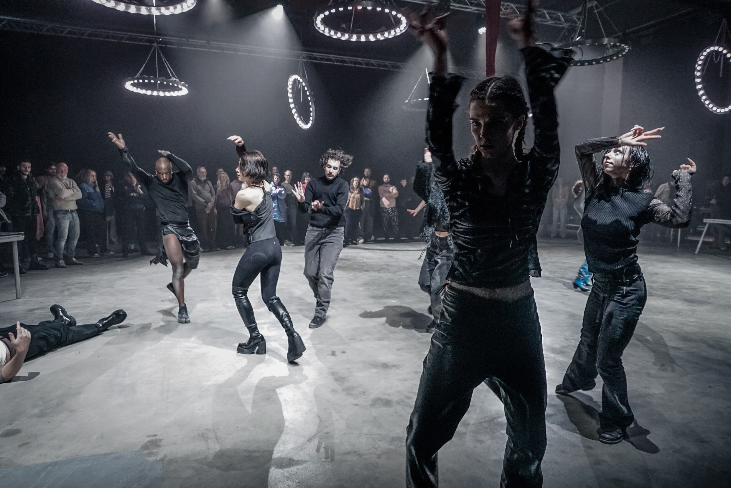 Theatervoorstelling The Circle of Truth onderzoekt onze verknipte ...
