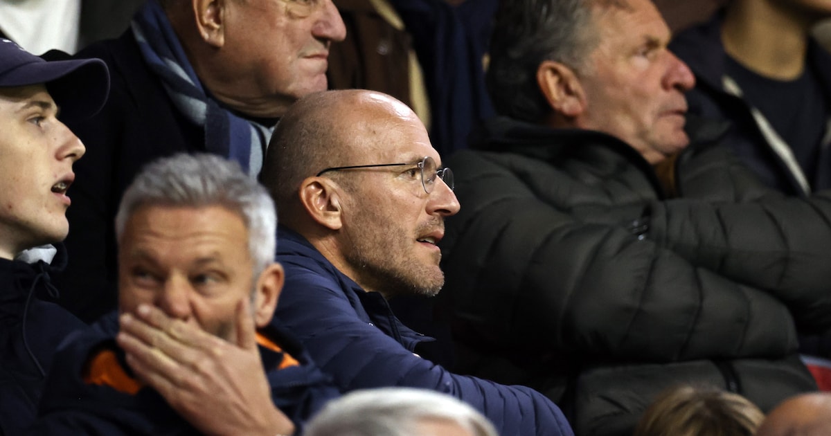 Nieuwe Ajaxdirecteur Alex Kroes aan de slag: ‘Met structuur en rust ...