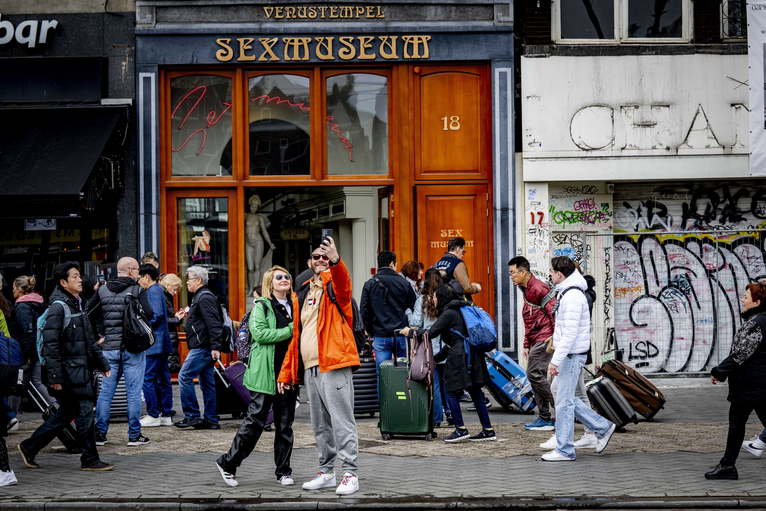 Volgende stap in strijd tegen overtoerisme: hotelstop voor alle wijken ...