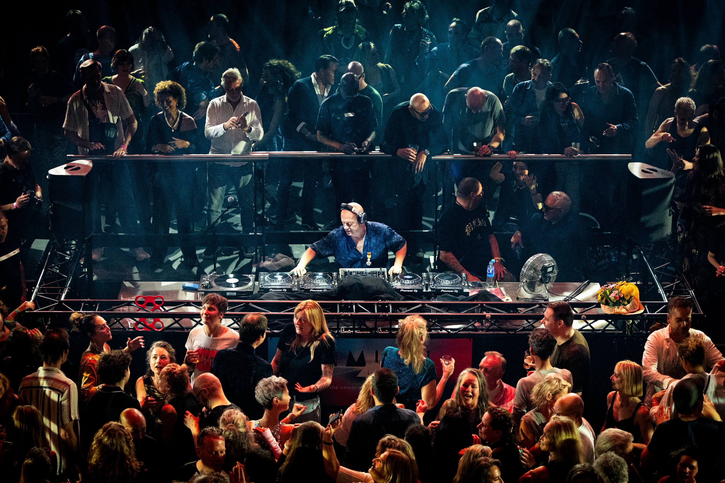 Dj Dimitri, nu Ridder in de Orde van Oranje-Nassau, viert veertigjarige ...