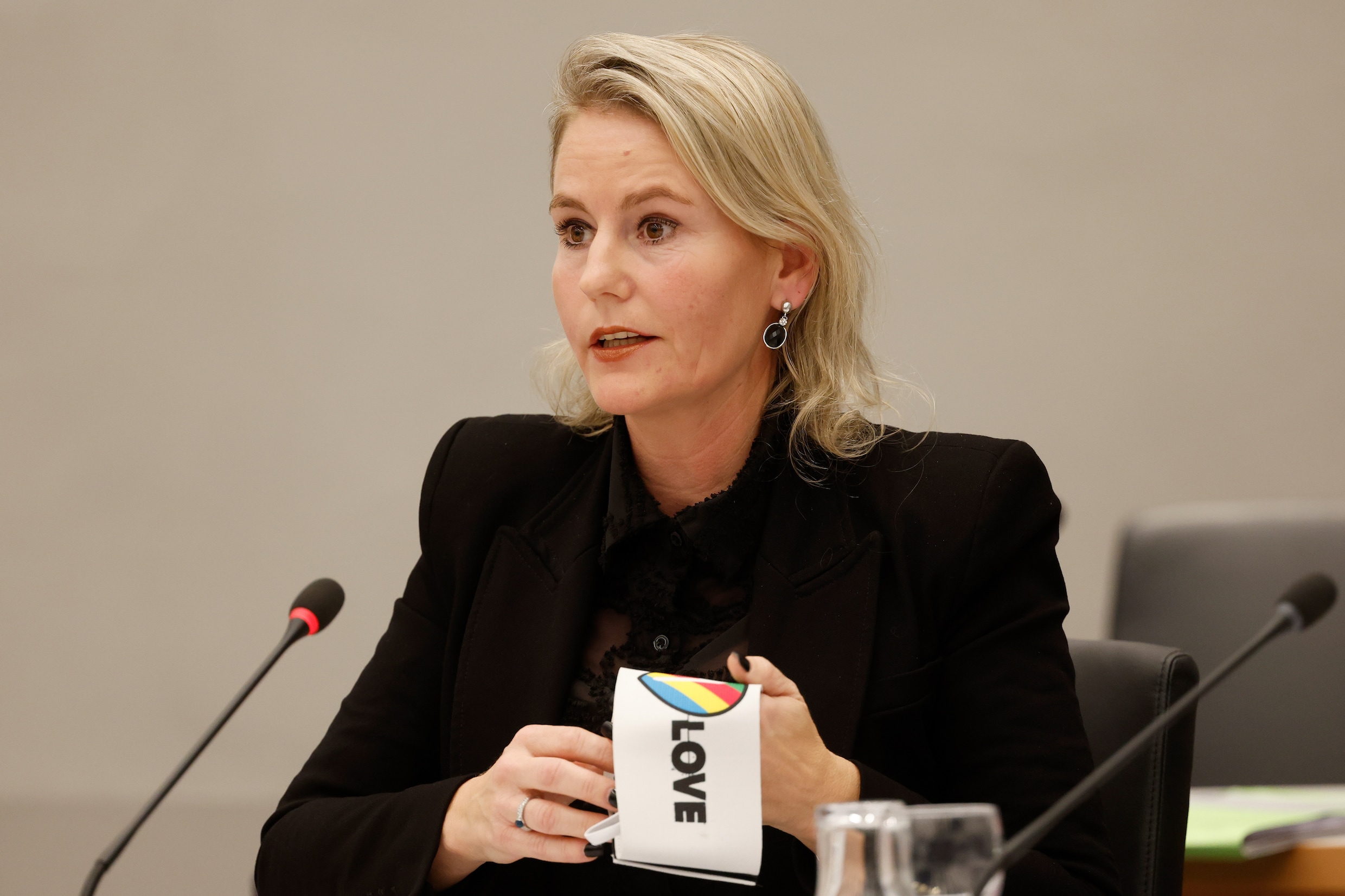 Van der Laan laat zich niet ontmoedigen door seksisme | Het Parool