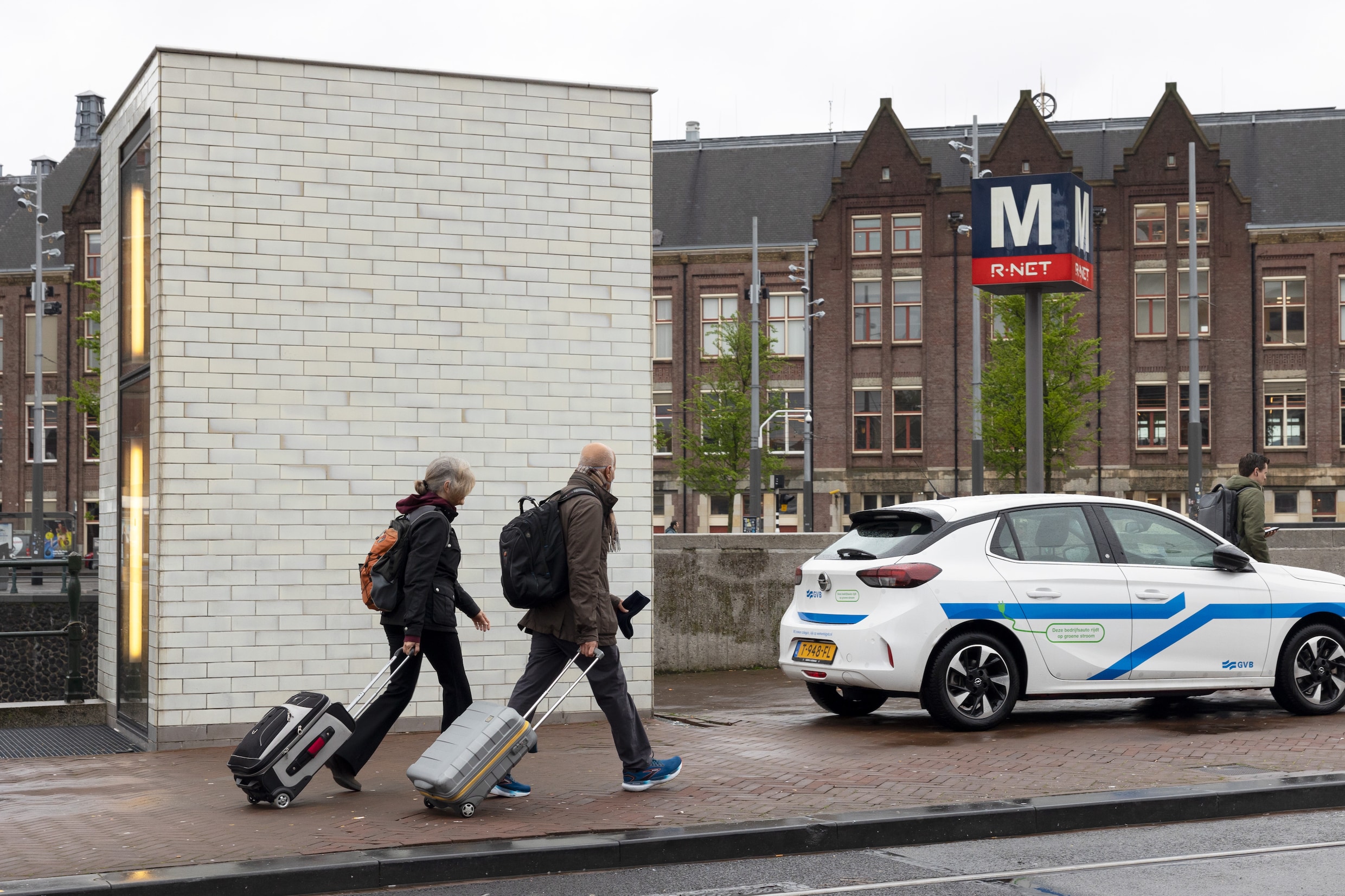 Muurschildering rapper Def Rhymz bij CS alweer verwijderd, stadsdeel ...