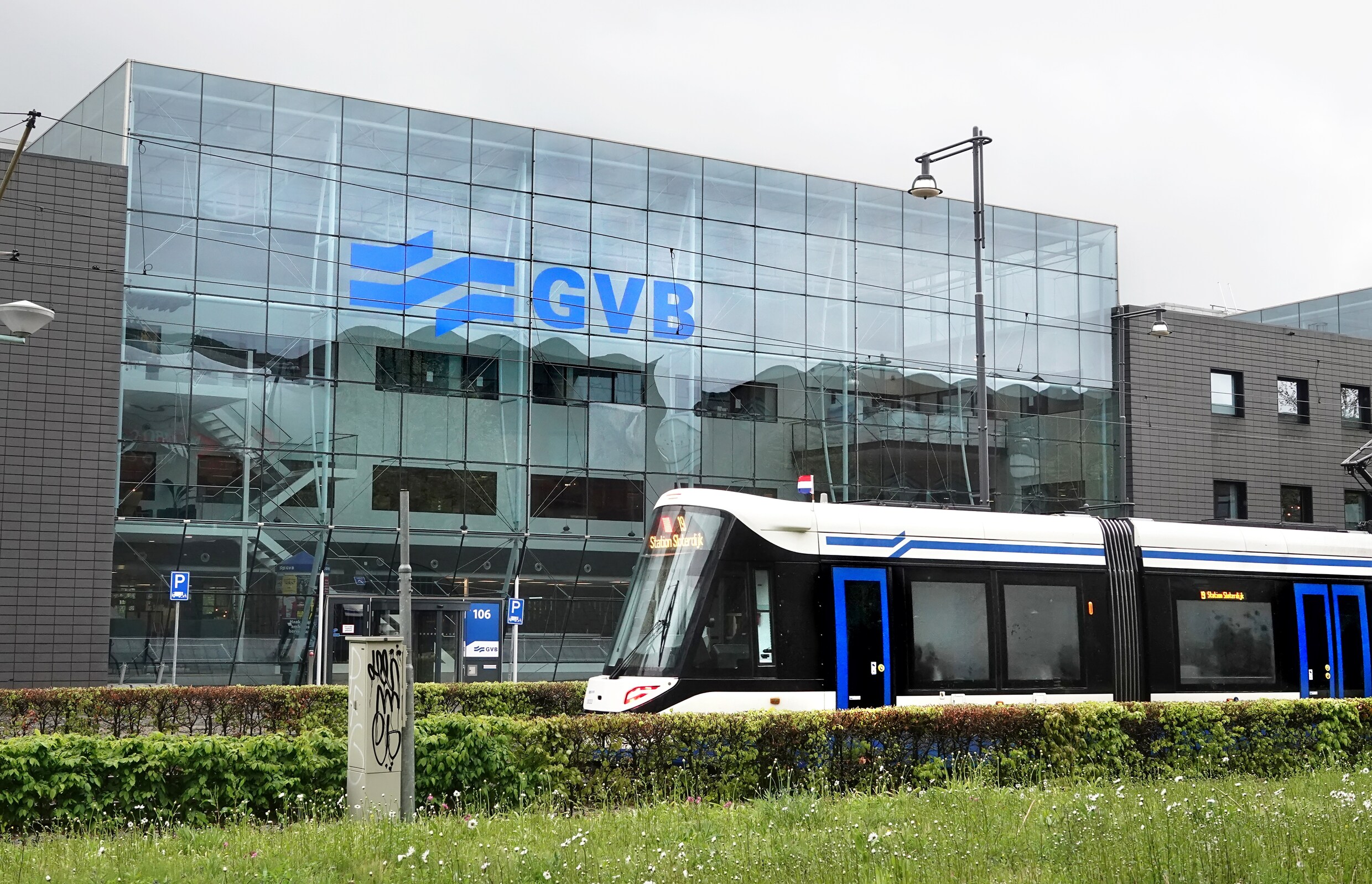 GVB stopt met gebruik van X wegens ‘aanhoudende stroom aan haatdragende ...