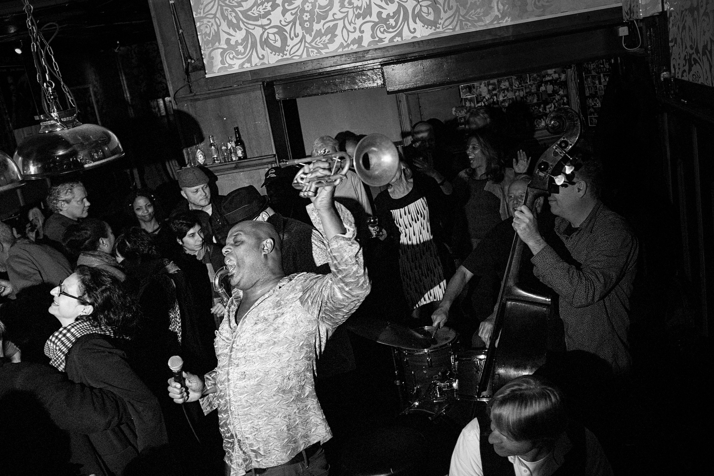 Jazztempel Cotton Club op Nieuwmarkt gaat dicht na ingrijpen gemeente ...