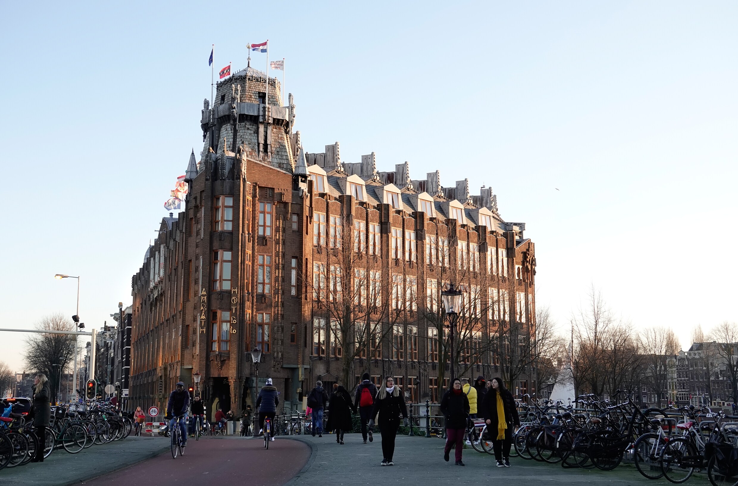 Club Raum, de Weesperknip en de gekraakte Vondelvilla: dit zijn de 9 ...