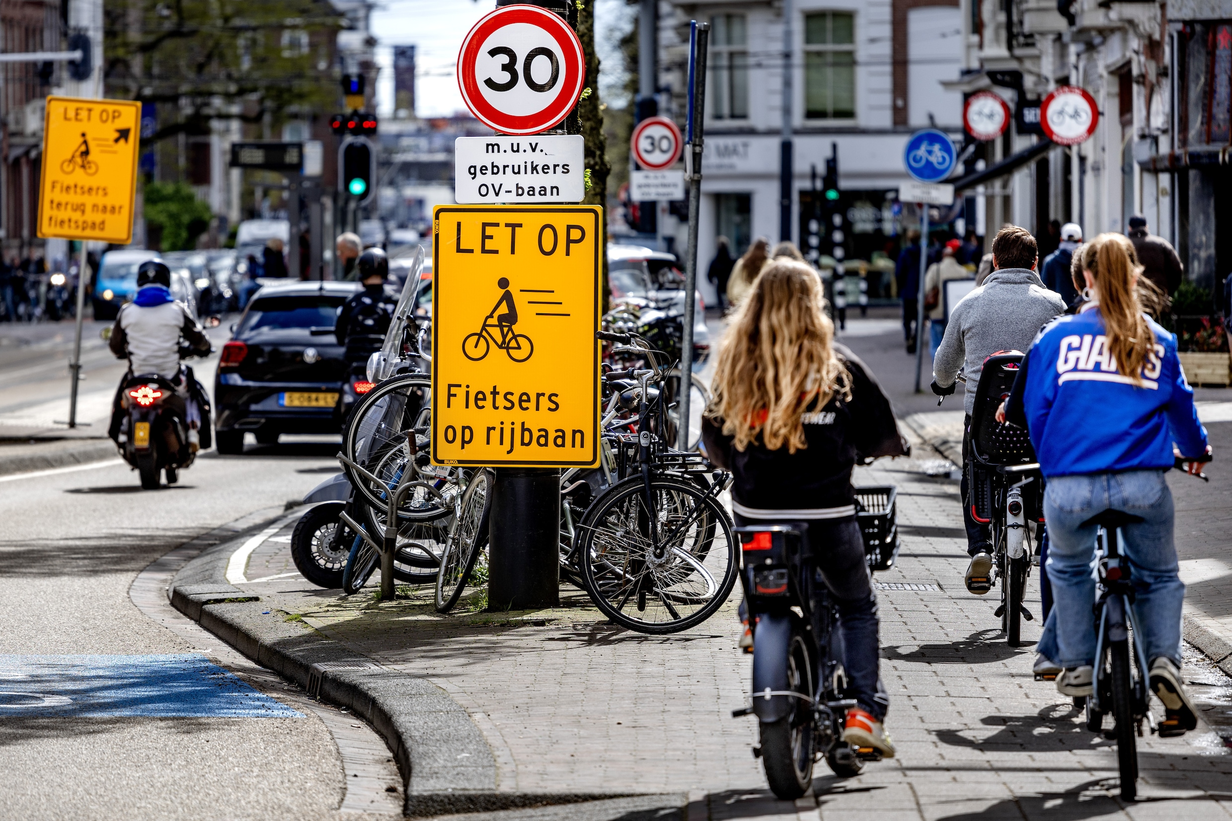 Opinie: ‘De sfeer op het fietspad is dat alles maar moet kunnen. Tijd ...