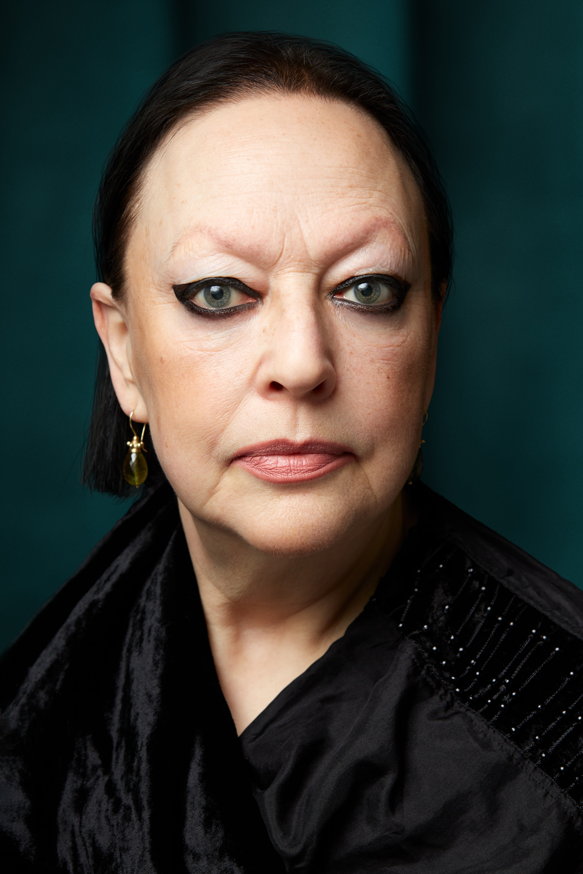 Met haar boek vol klachten kiest Inez Weski de vlucht vooruit, over de ...