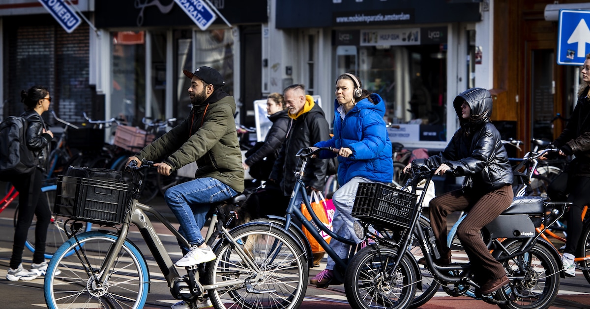 Opinie: ‘Helm niet nodig als je e-bikes voortaan vooraf keurt en een ...