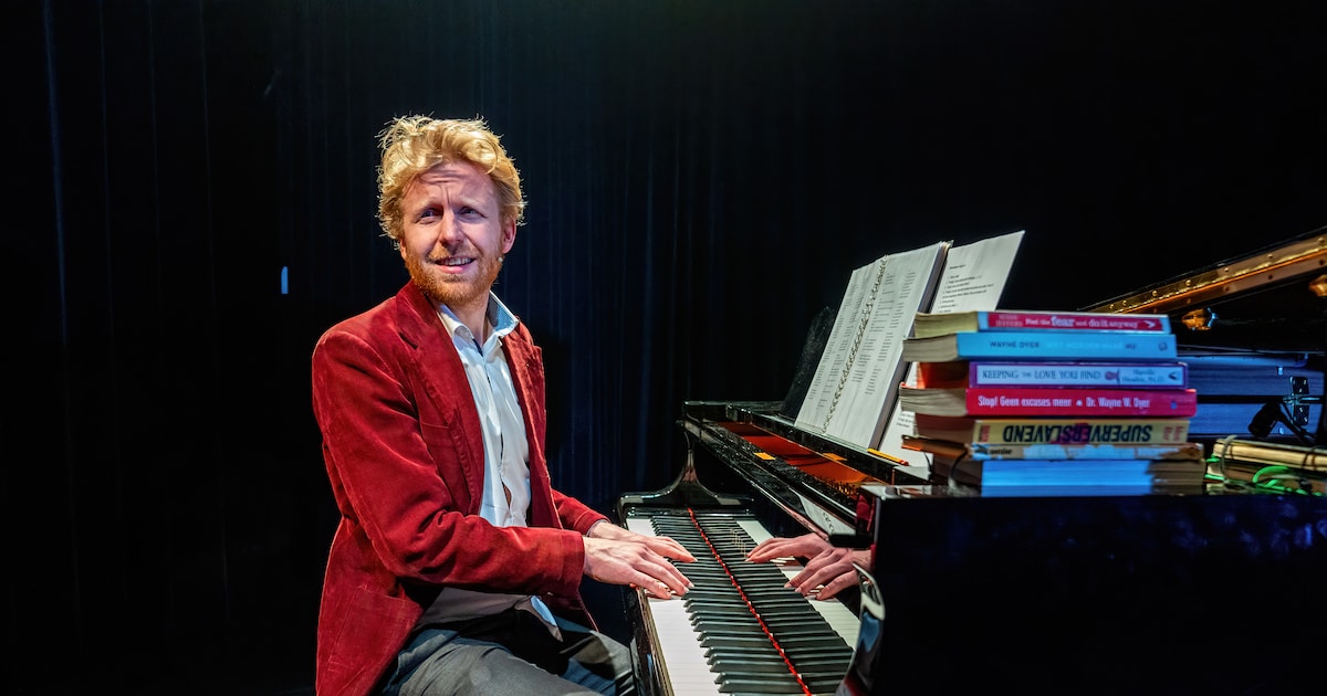 Cabaretier Piet van Eeghen: ‘Ik voel me aangetrokken tot onhandige ...