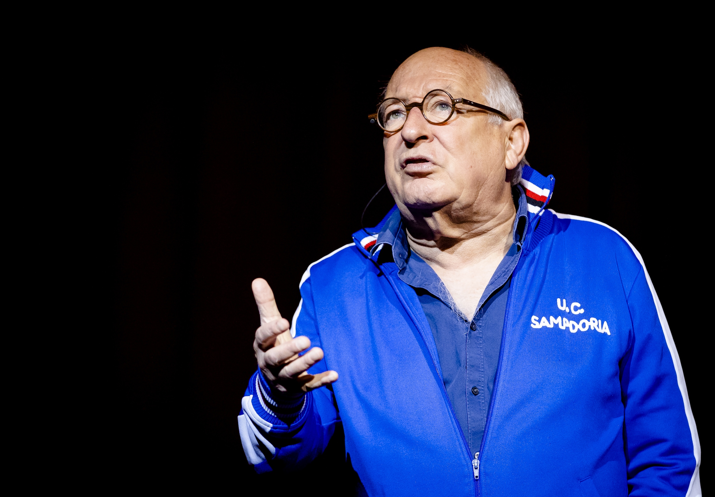 Youp van ’t Hek terug op podium na black-outs, voorstelling nu ...